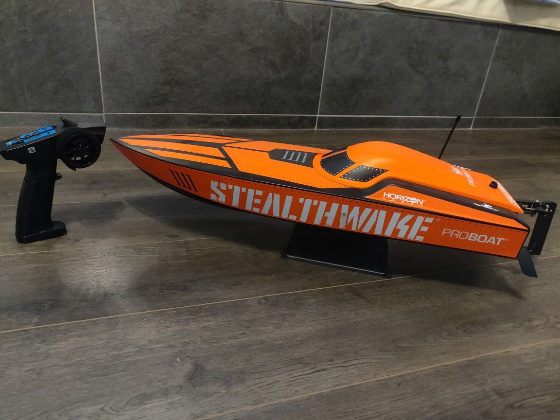Pro Boat Stealthwake 23 Deep-V RC Boat w/ProBoat 2.4GHz Radio ...