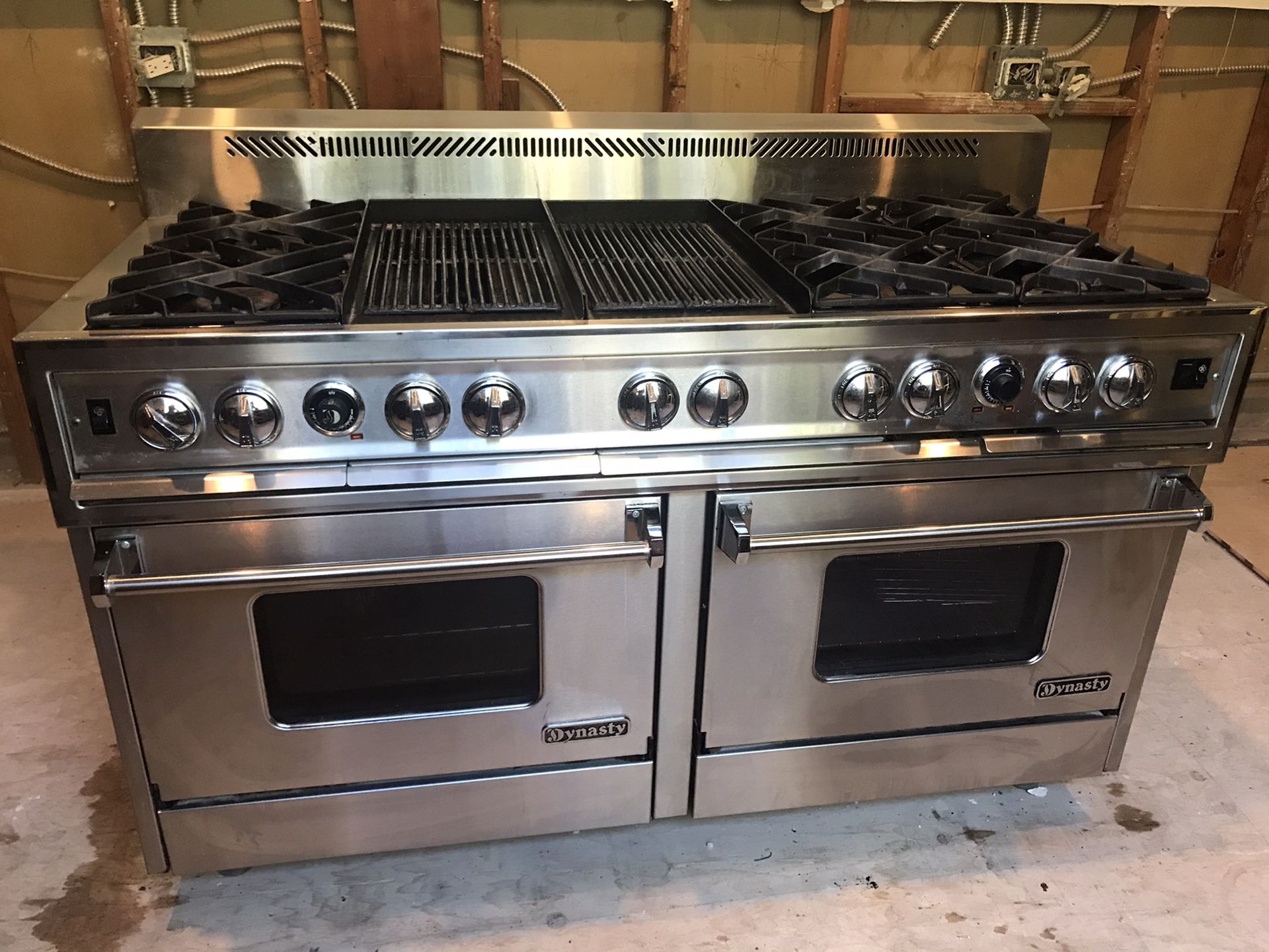 60” Dynasty Gas Stove / Oven for Sale in Beverly Hills, CA - OfferUp