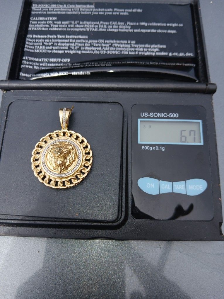 14k Real Gold Medallion With Real Diamonds for Sale in San Antonio, TX ...