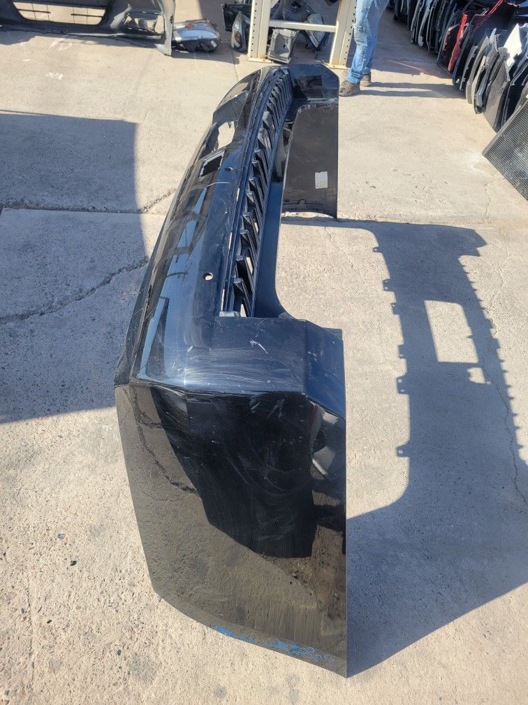 Chevy Suburban Rear Bumper Oem 15 To 20 for Sale in Phoenix, AZ - OfferUp
