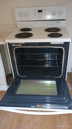 General Electric 4 Burner Electric Stove for Sale in Tacoma, WA - OfferUp