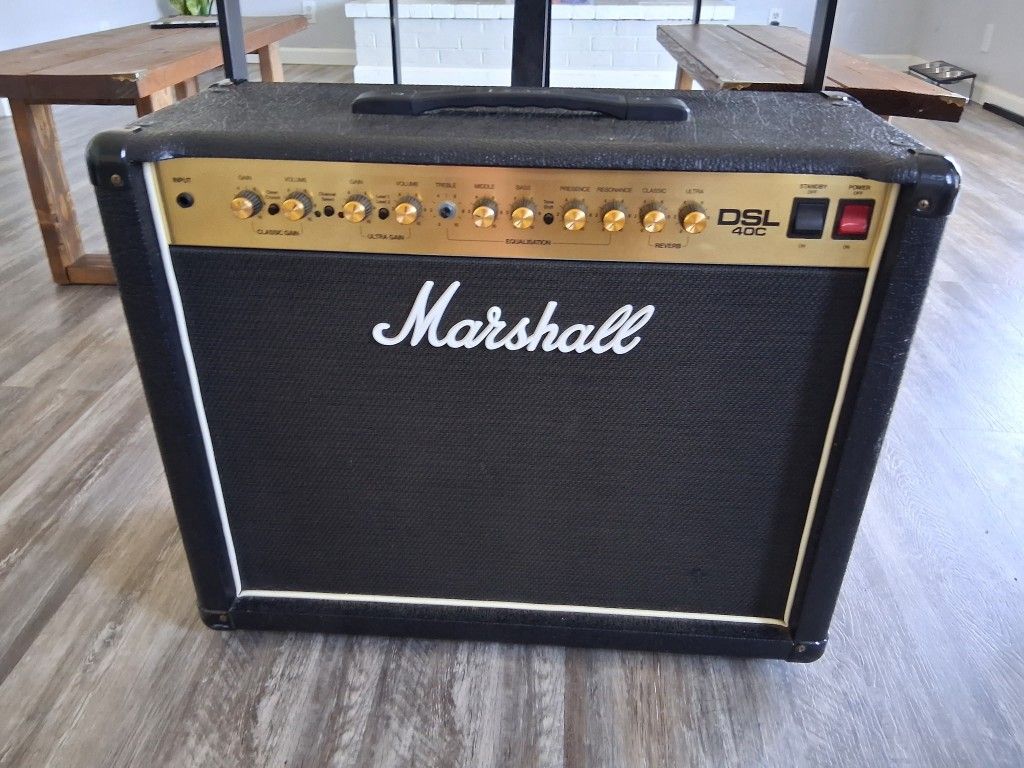 Marshall Dsl 40c Combo Amp for Sale in Spring Valley, CA - OfferUp