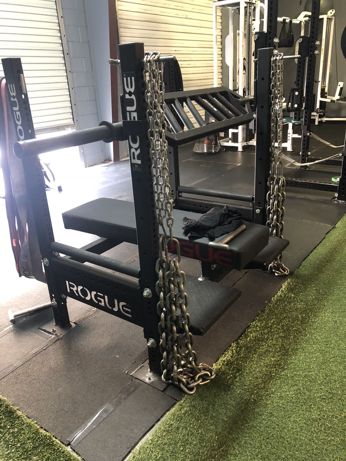 Rogue westside bench press with FATPAD and safety pins for Sale in ...