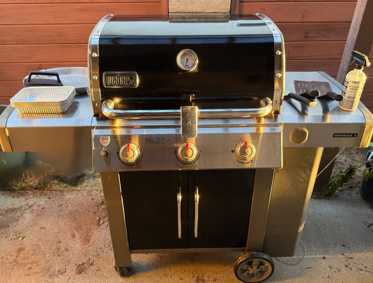 Weber GS4 High Performance Grill for Sale in Escondido, CA - OfferUp