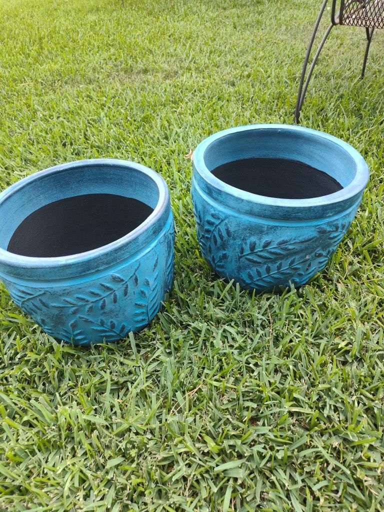 Brand New LG SZ Heavy Clay Planters Pots Only 125$ Or 65$ Each for Sale ...
