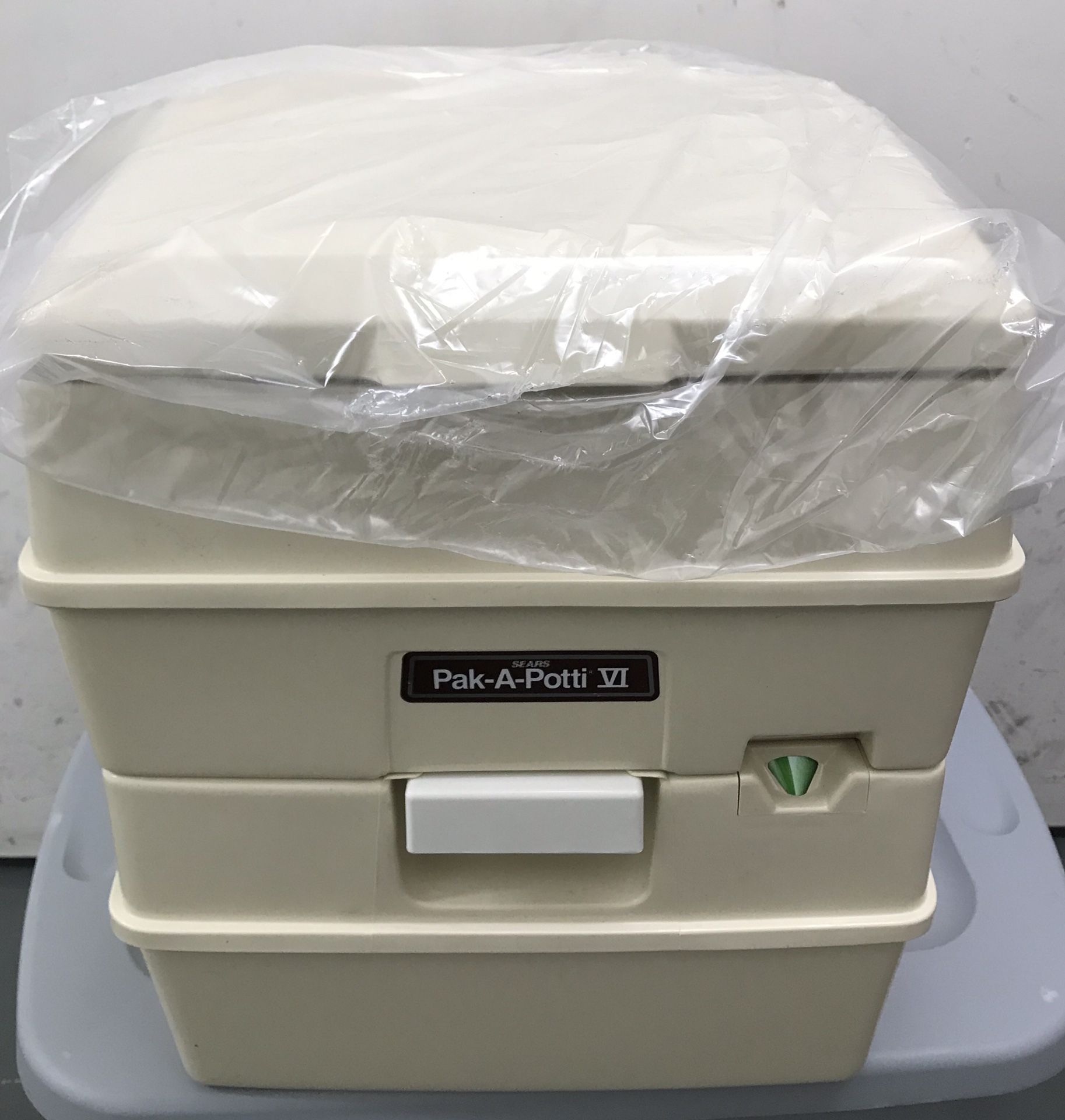 Sears Pak-A-Potti Vi Almond Color Portable Toilet 6 Gallons Boating ...