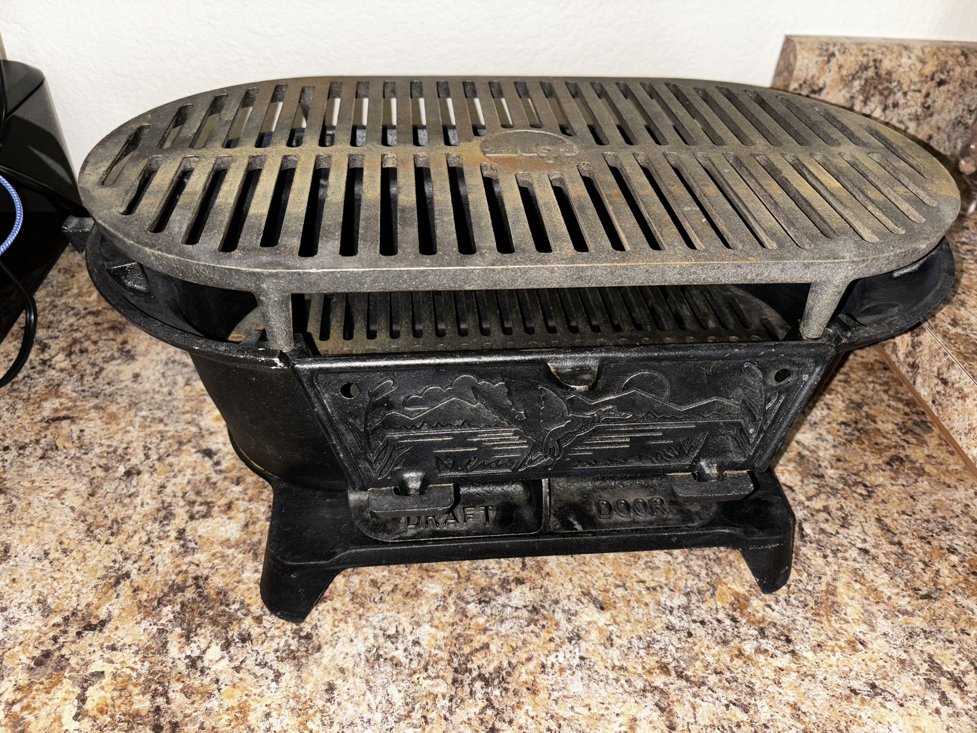 Vintage LODGE Cast Iron Grill for Sale in Phoenix, AZ - OfferUp
