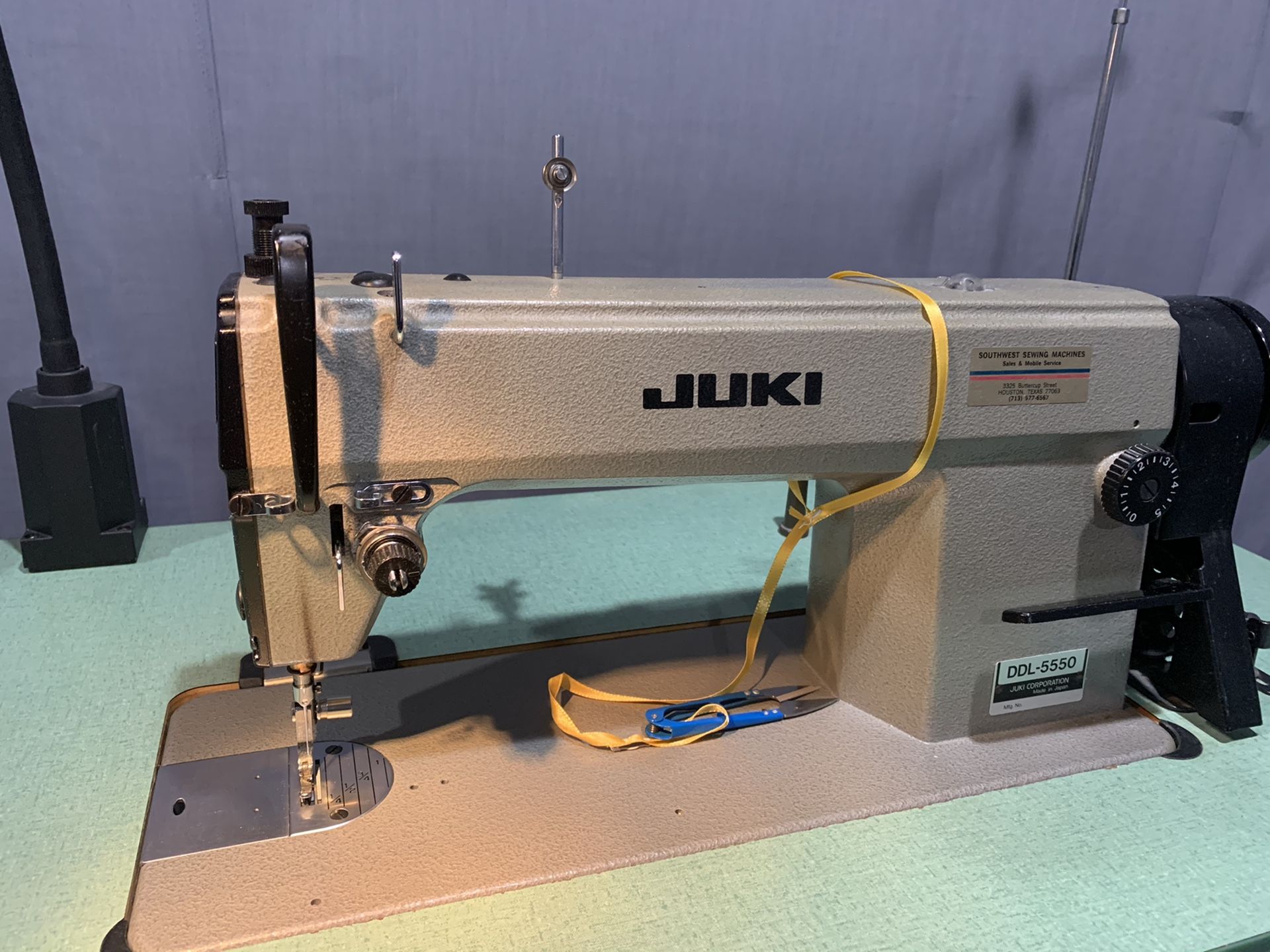 Juki DDL-5550 commercial sewing machine, complete set up in great condition! for Sale in Houston ...