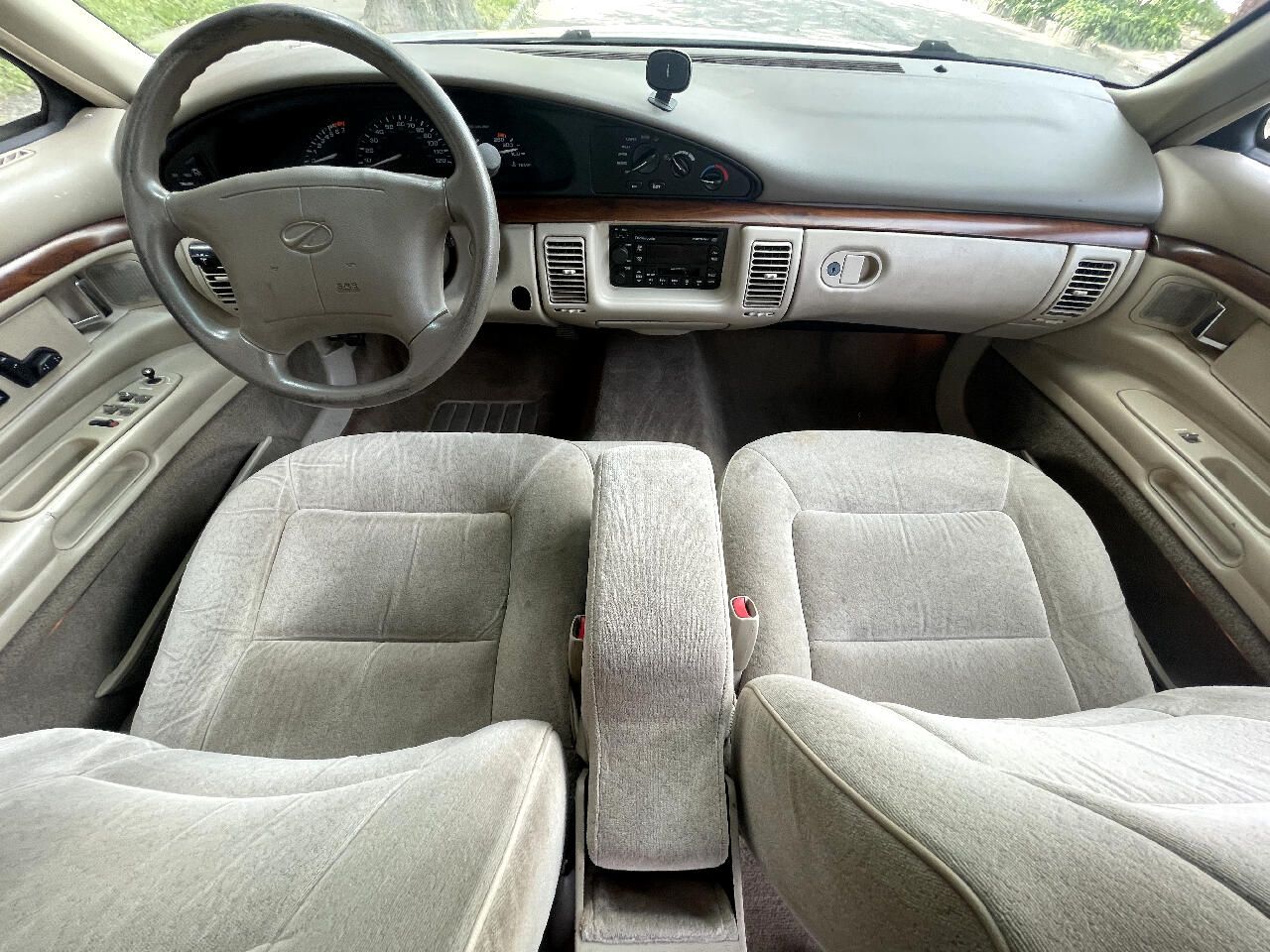 1998 Oldsmobile 88 Interior