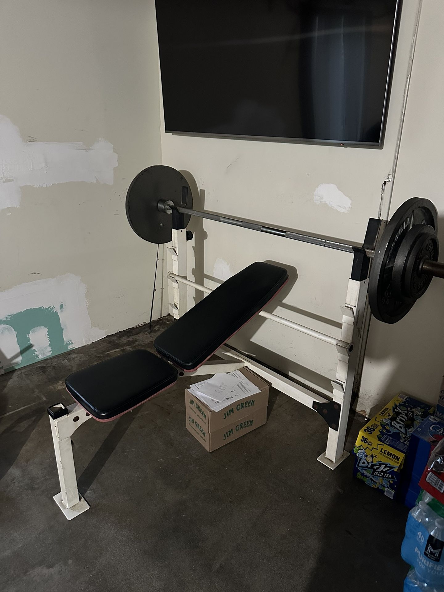 Adjustable Bench Press And Weight Tree 150$ Weights Not Included for ...
