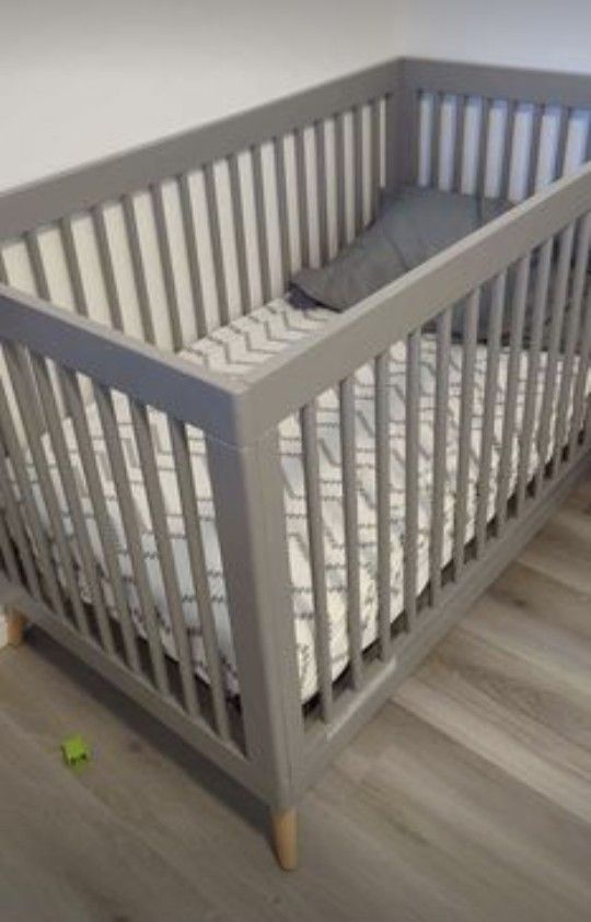 GREY BABY CRIB for Sale in Canoga Park, CA - OfferUp