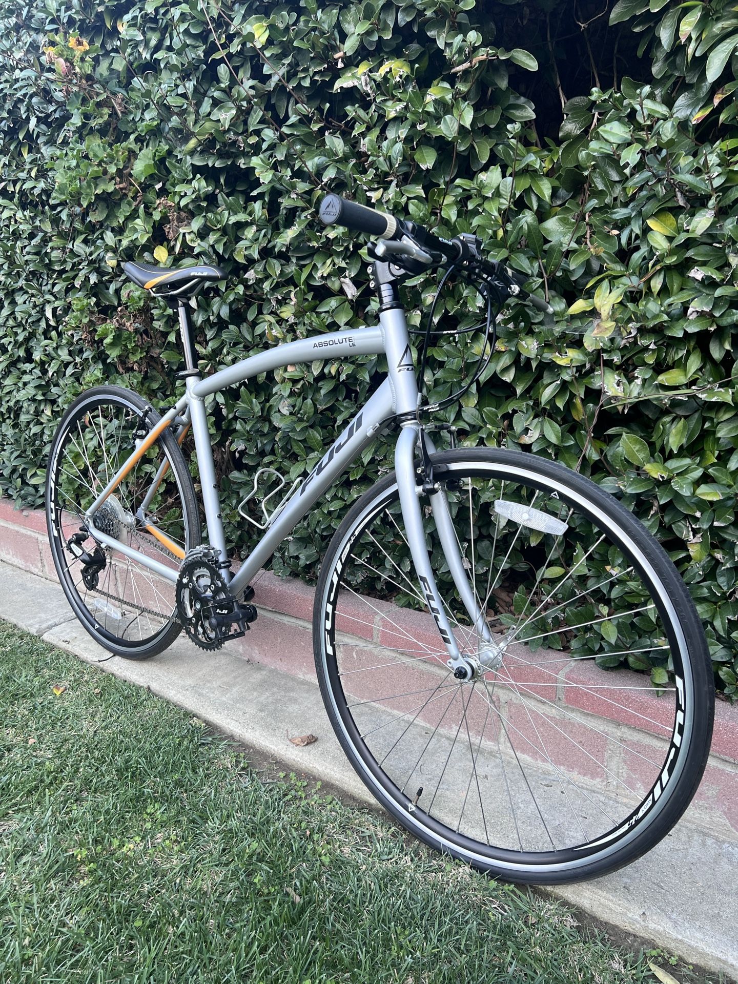 Fuji Absolute 3.0 LE for Sale in Lakewood, CA - OfferUp