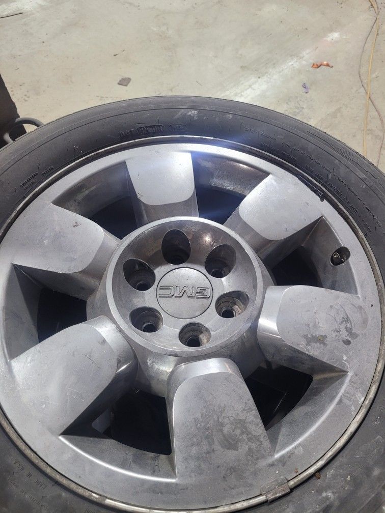 Chevy Rims 20 In 6 Lug for Sale in Milwaukee, WI - OfferUp