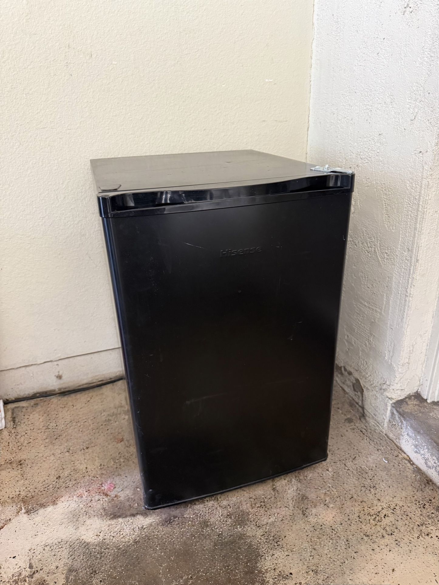 Mini Fridge for Sale in Mesa, AZ - OfferUp