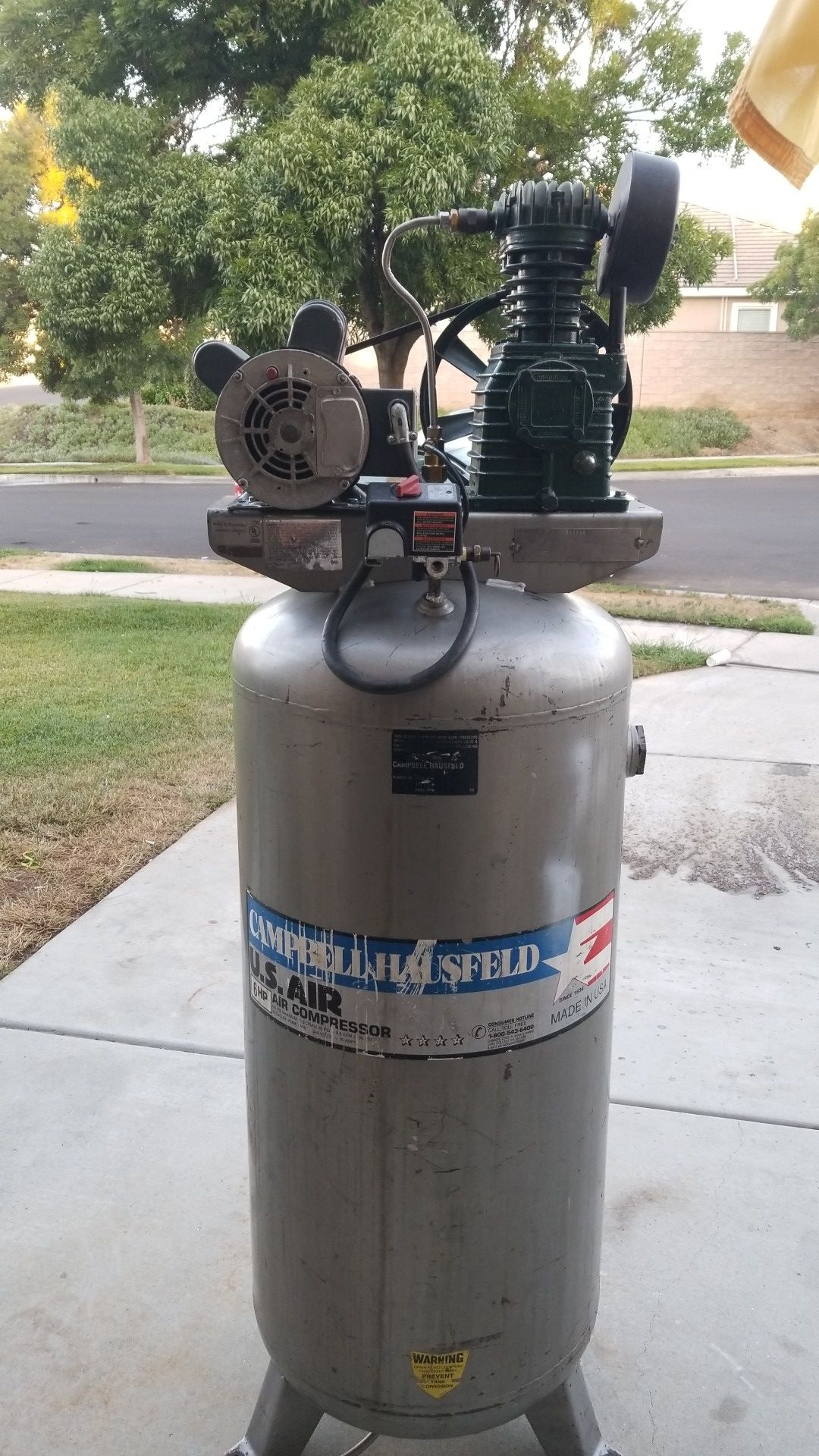 60 gal air compressor for Sale in Murrieta, CA - OfferUp
