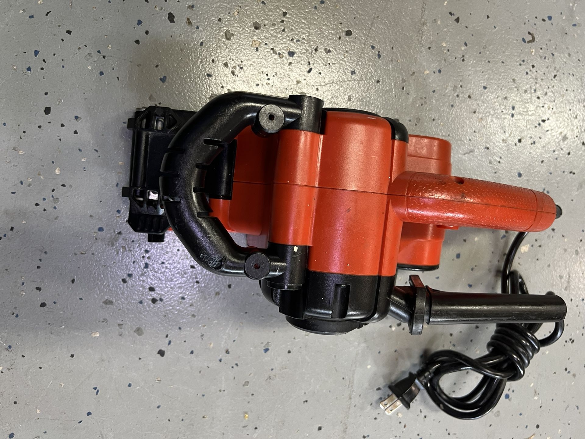 BLACK AND DECKER BELT SANDER MODEL,DS321. for Sale in Orlando, FL - OfferUp