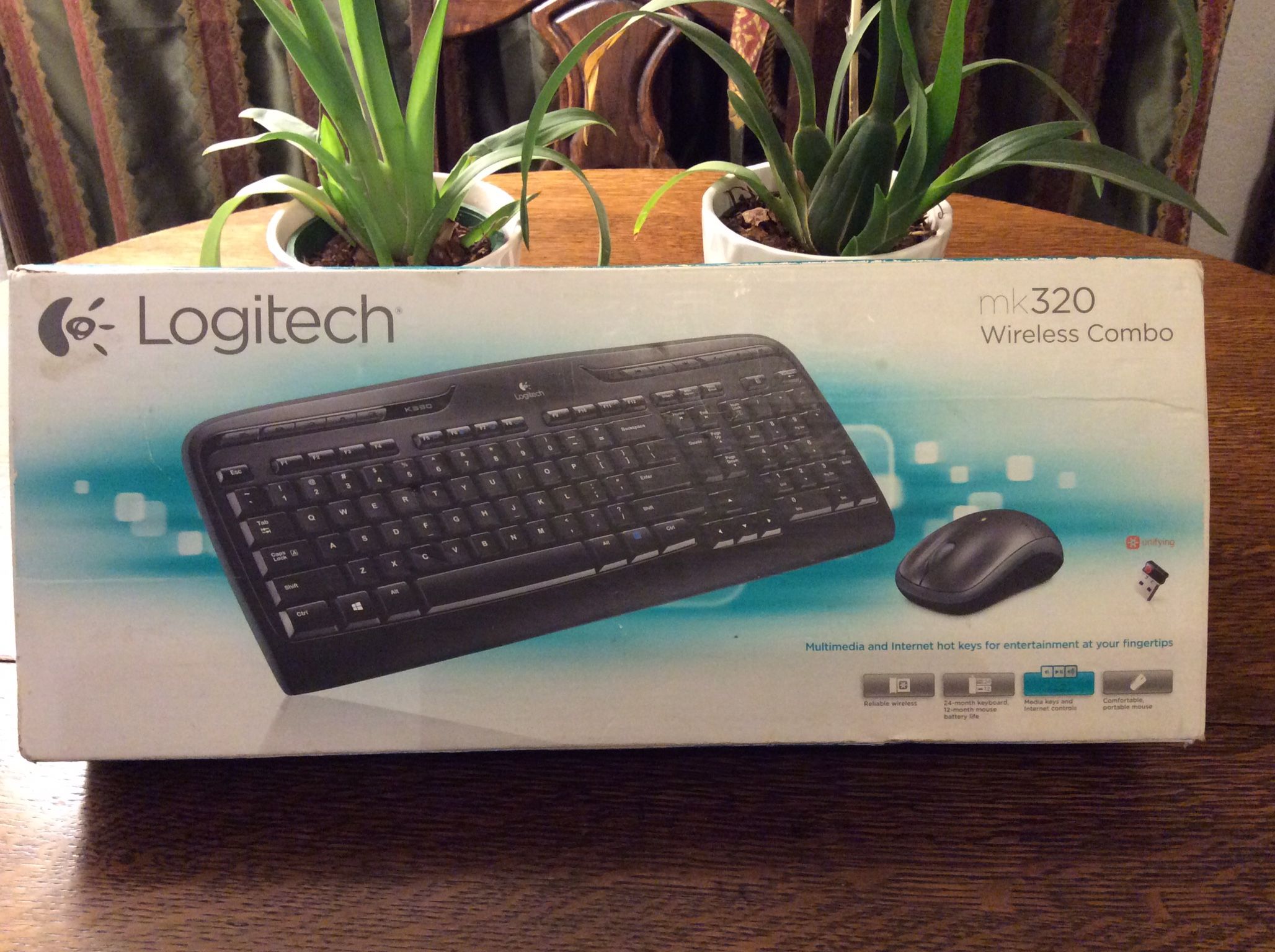 Logitech mk320 Wireless Combo Keyboard for Sale in Lacey, WA - OfferUp