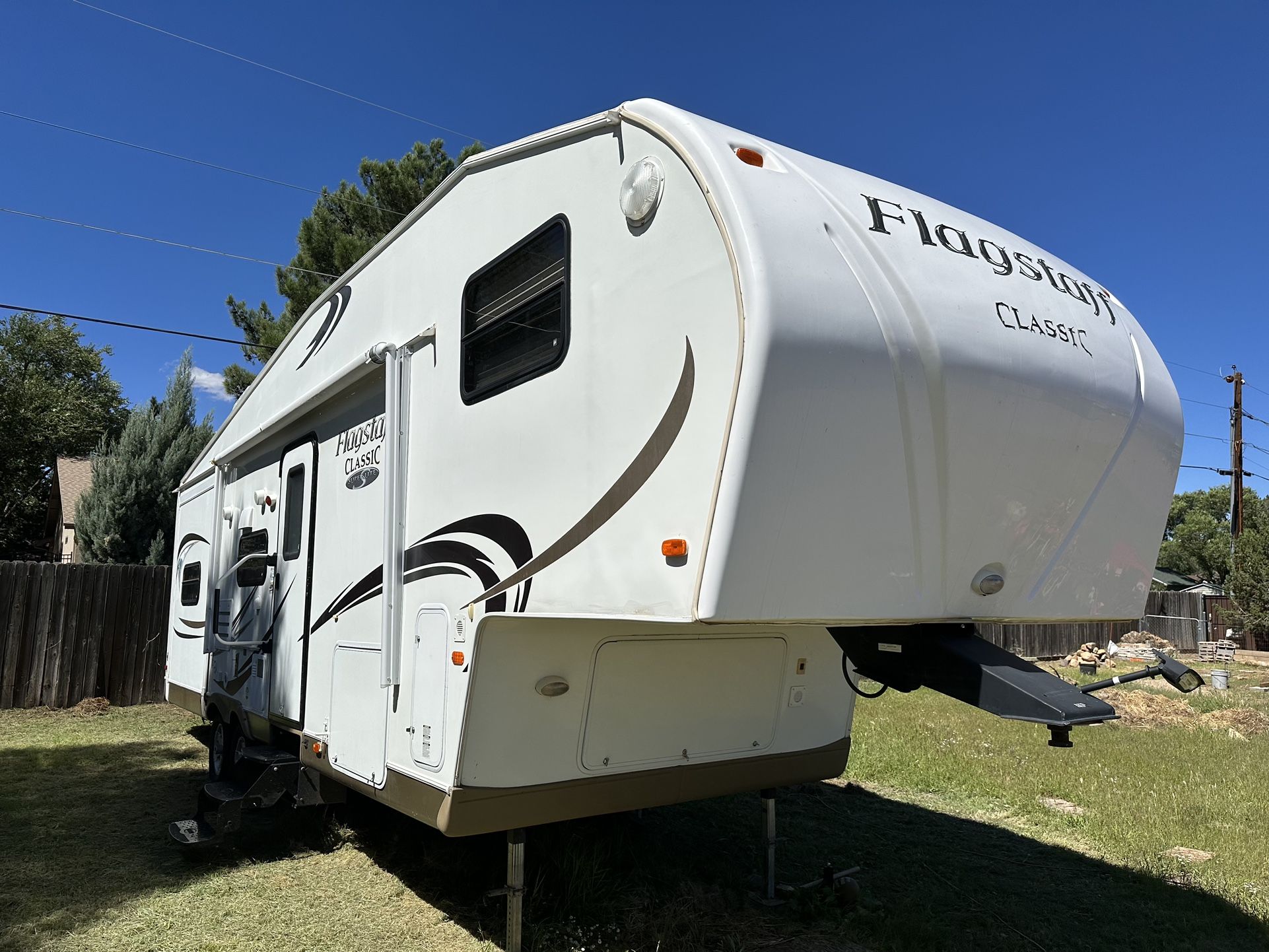 2012 FOREST RIVER FLAGSTAFF CLASSIC SUPERLITE for Sale in Peoria, AZ ...