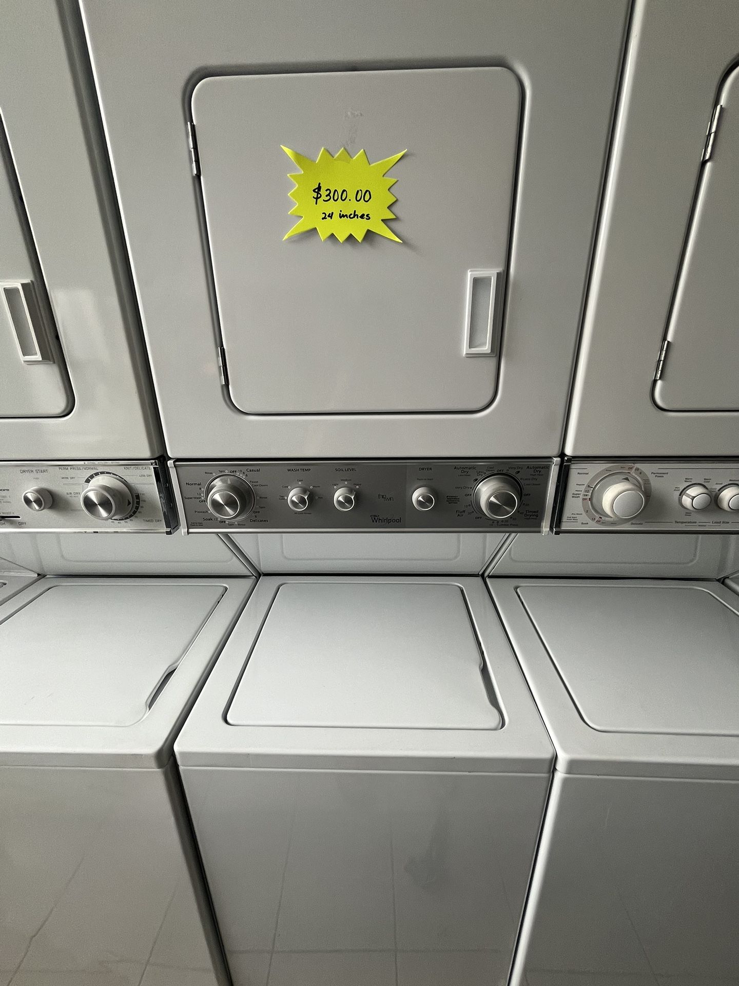 Laundry Machine Whirlpool White for Sale in Hialeah, FL - OfferUp