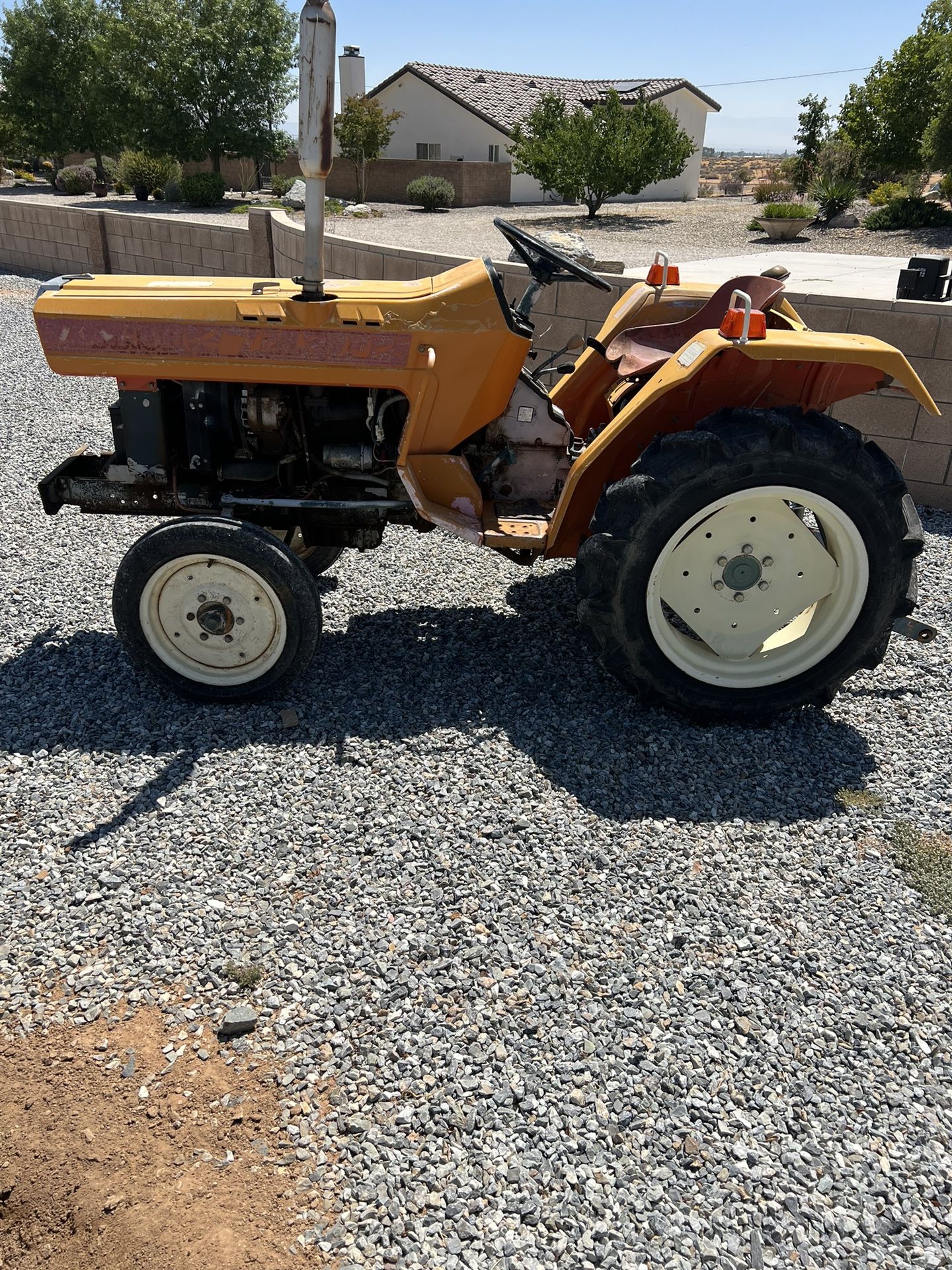 Zennoh Diesel Tractor Model ZL2002 for Sale in Apple Valley, CA - OfferUp