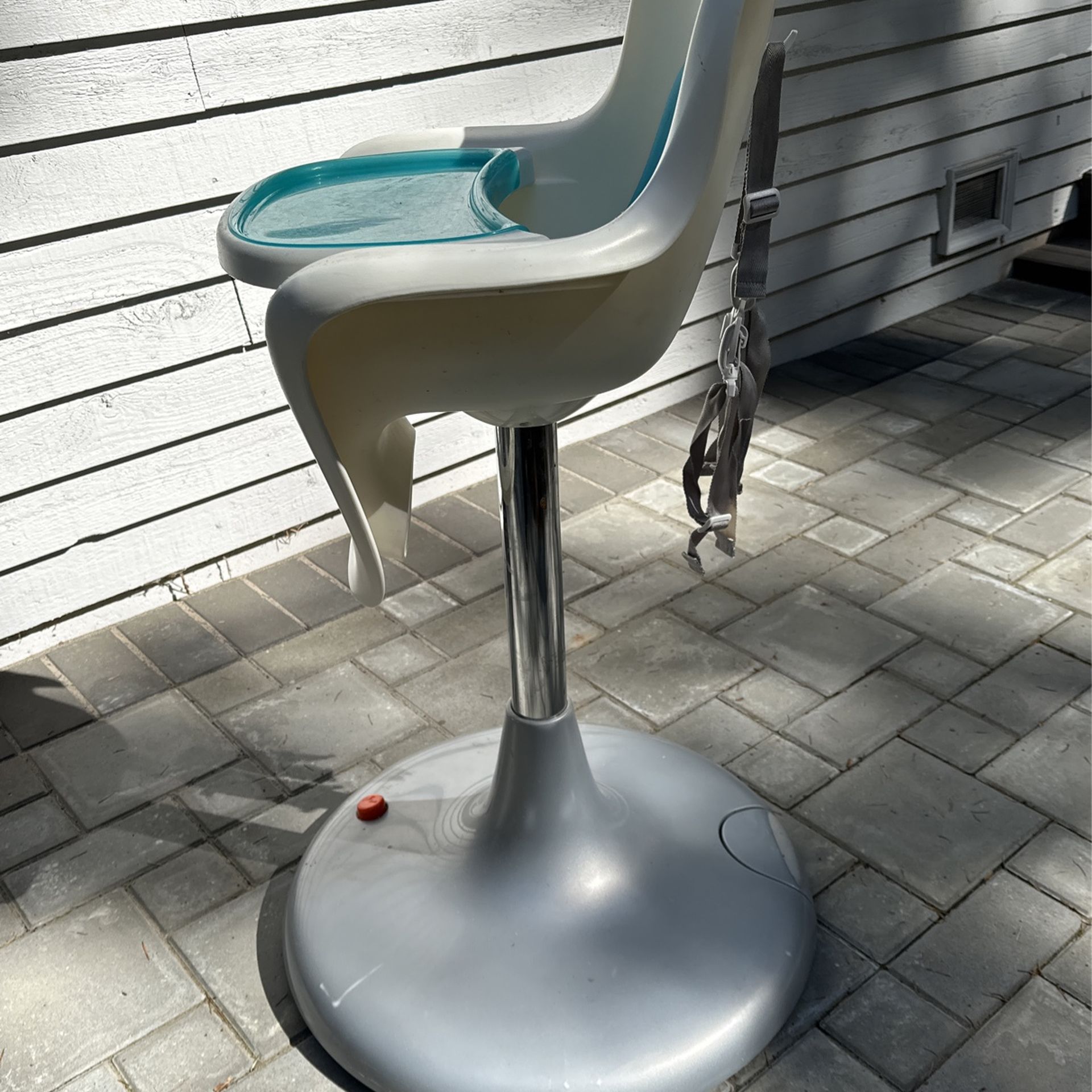 Boon Flair High Chair for Sale in Woodinville, WA - OfferUp