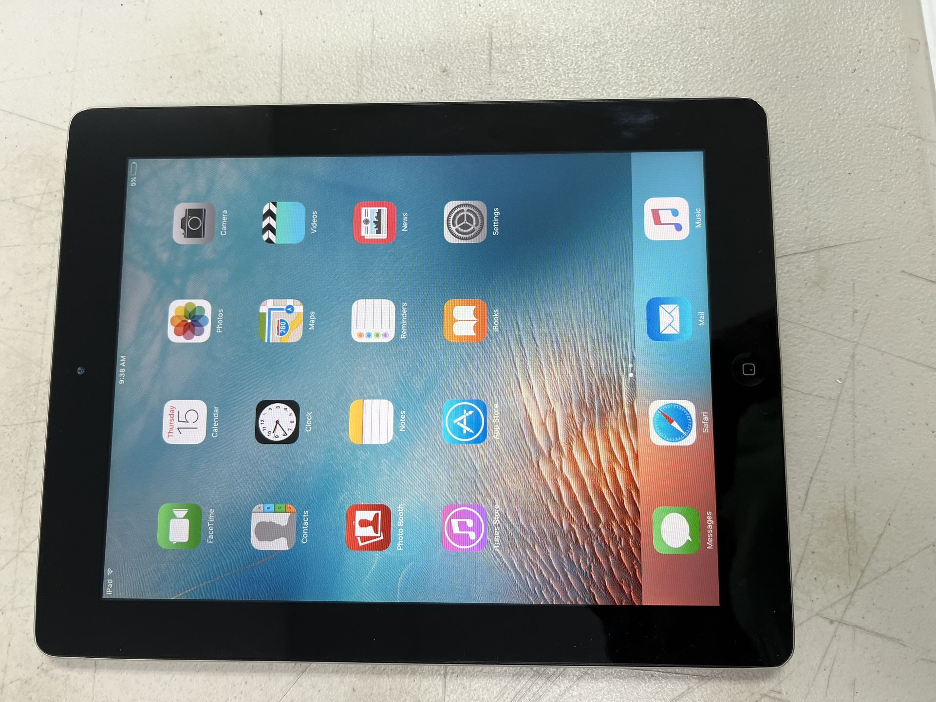 iPad 2nd Generation 16 Gb Silver Like New for Sale in Pompano Beach, FL ...
