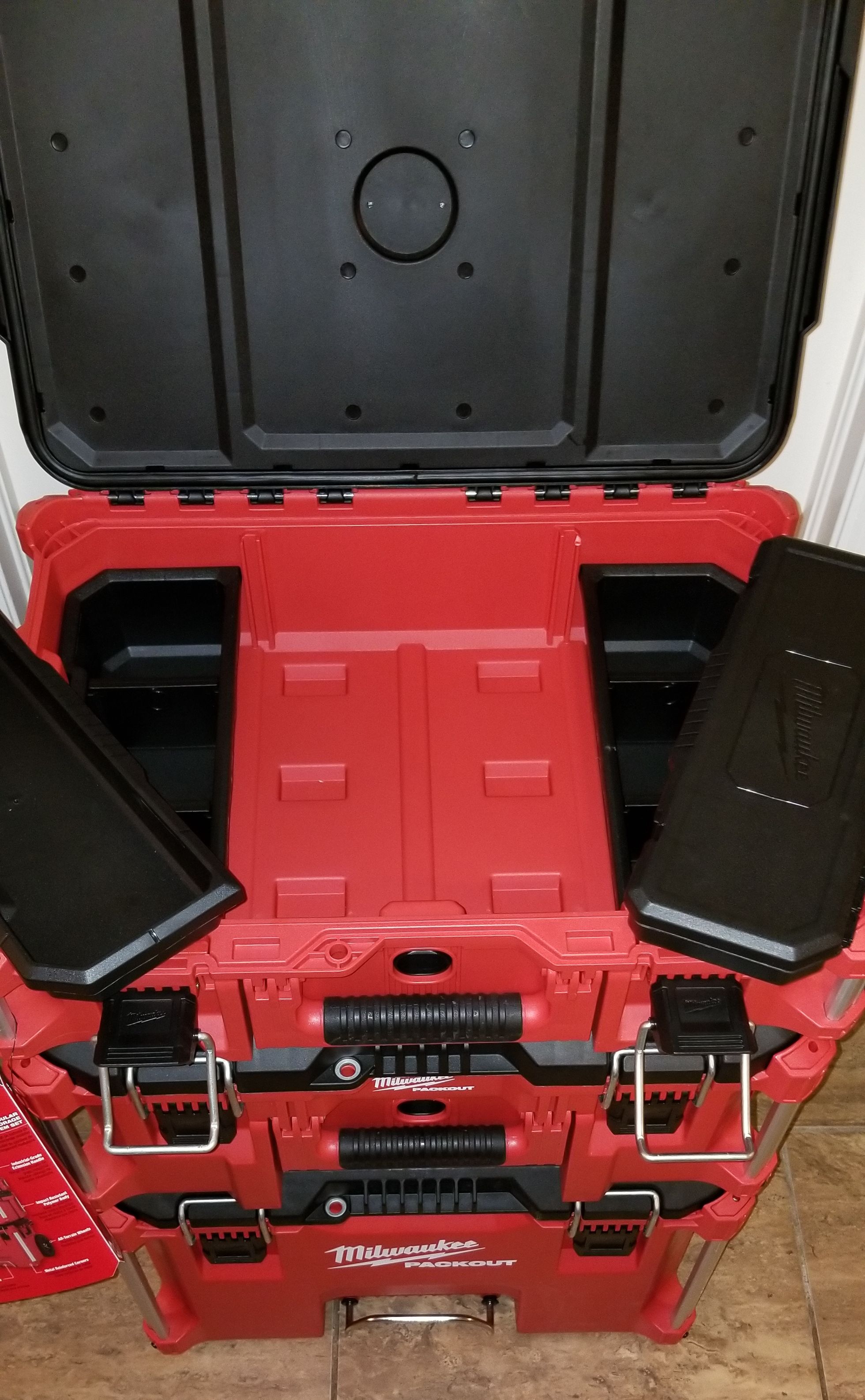 (New) Milwaukee 22 in. Packout Modular Tool Box Storage System for Sale in Brandon, FL - OfferUp