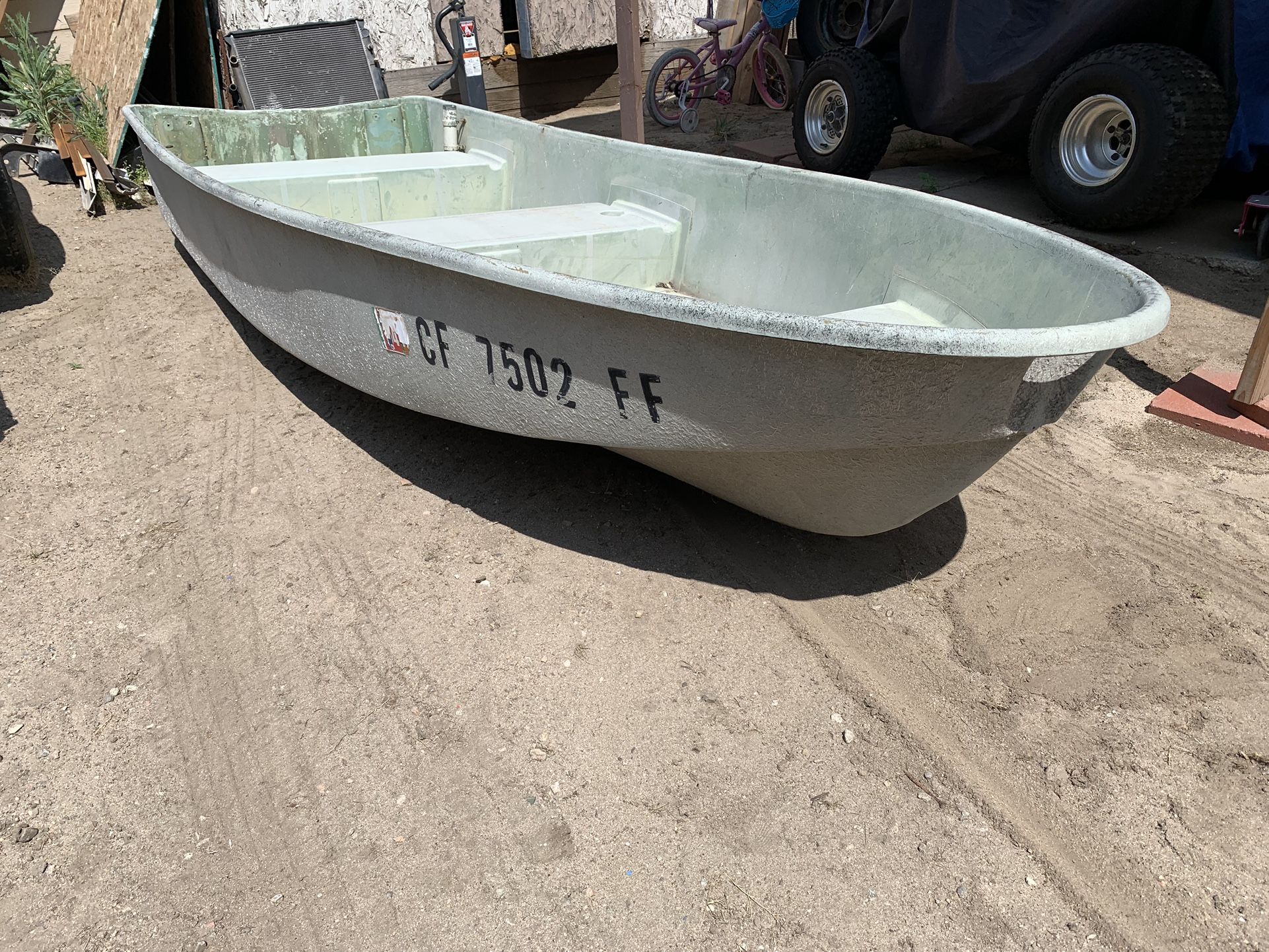 13ft Fiberglass Boat for Sale in San Bernardino, CA - OfferUp