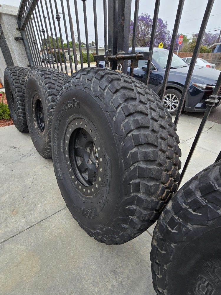 BEADLOCK WHEELS BOLT PATTERN 5X5.5 TIRES 40" PRICE 1300 for Sale in San ...
