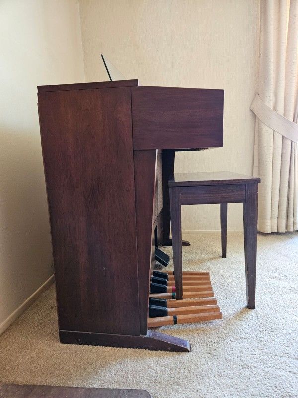 Thomas Organ for Sale in Anaheim, CA - OfferUp