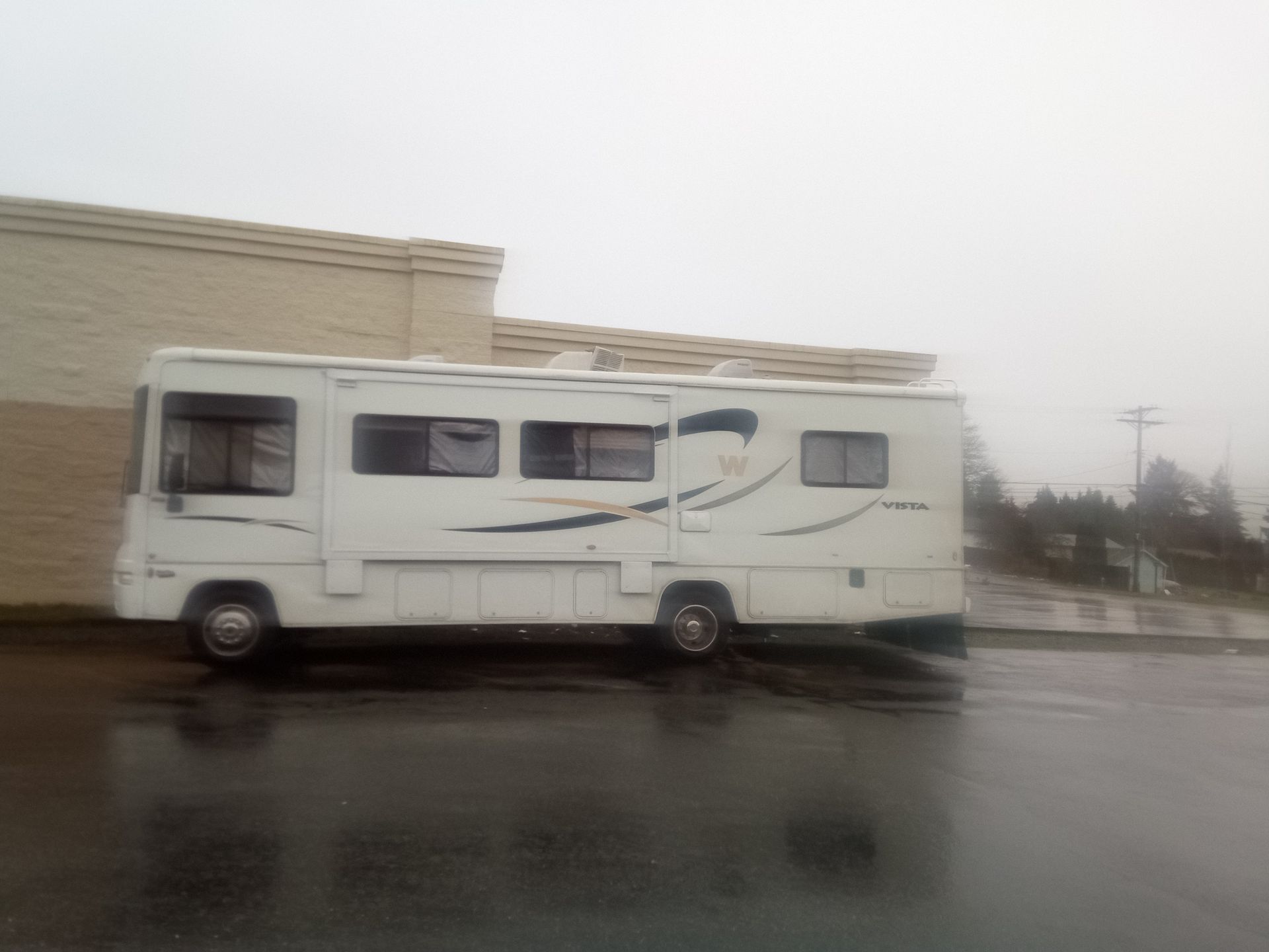 07 Vista Winnebago Fire Damage for Sale in Tacoma, WA - OfferUp