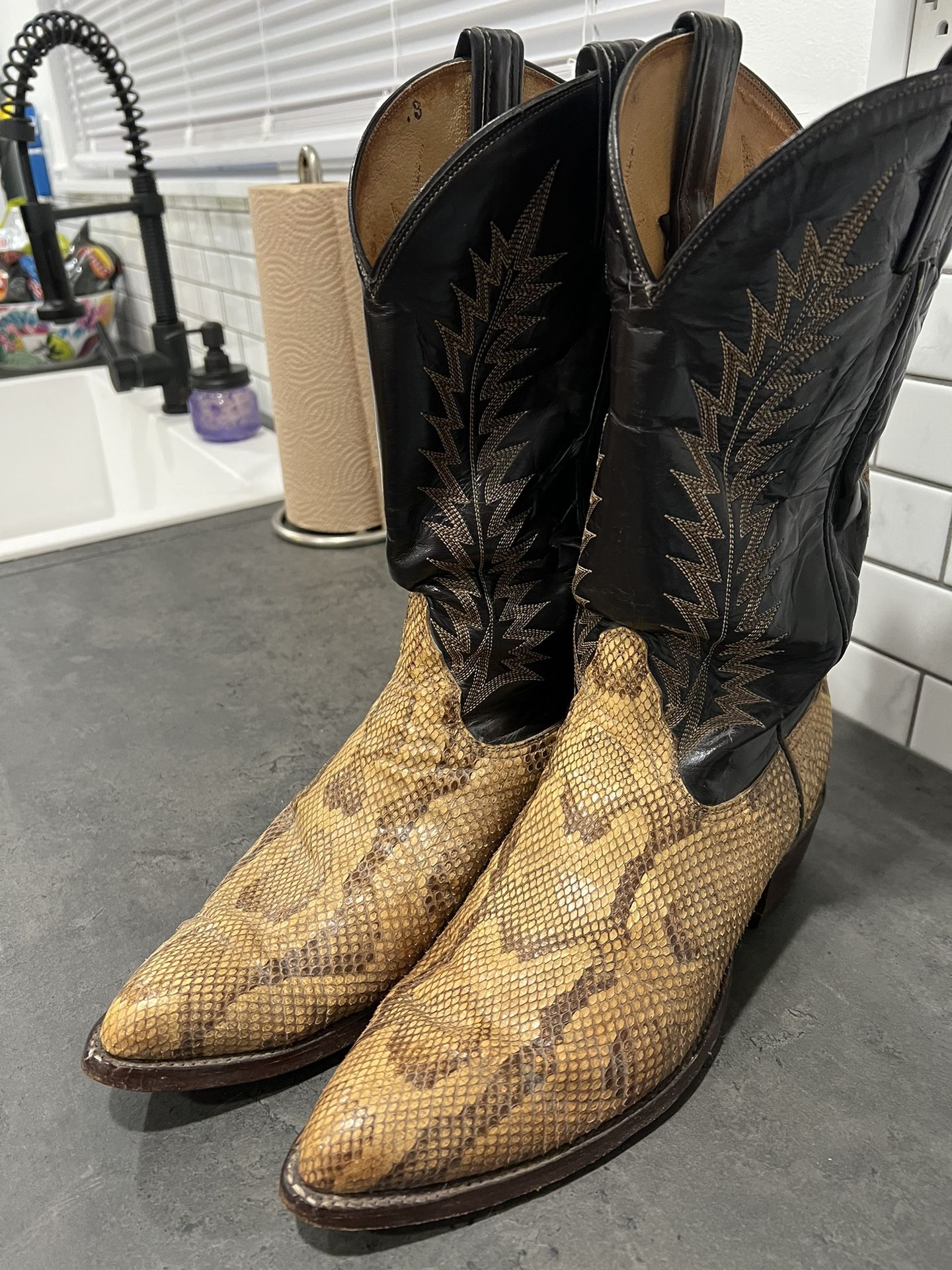 Snake Skin Cowboy Boots for Sale in El Cajon, CA - OfferUp
