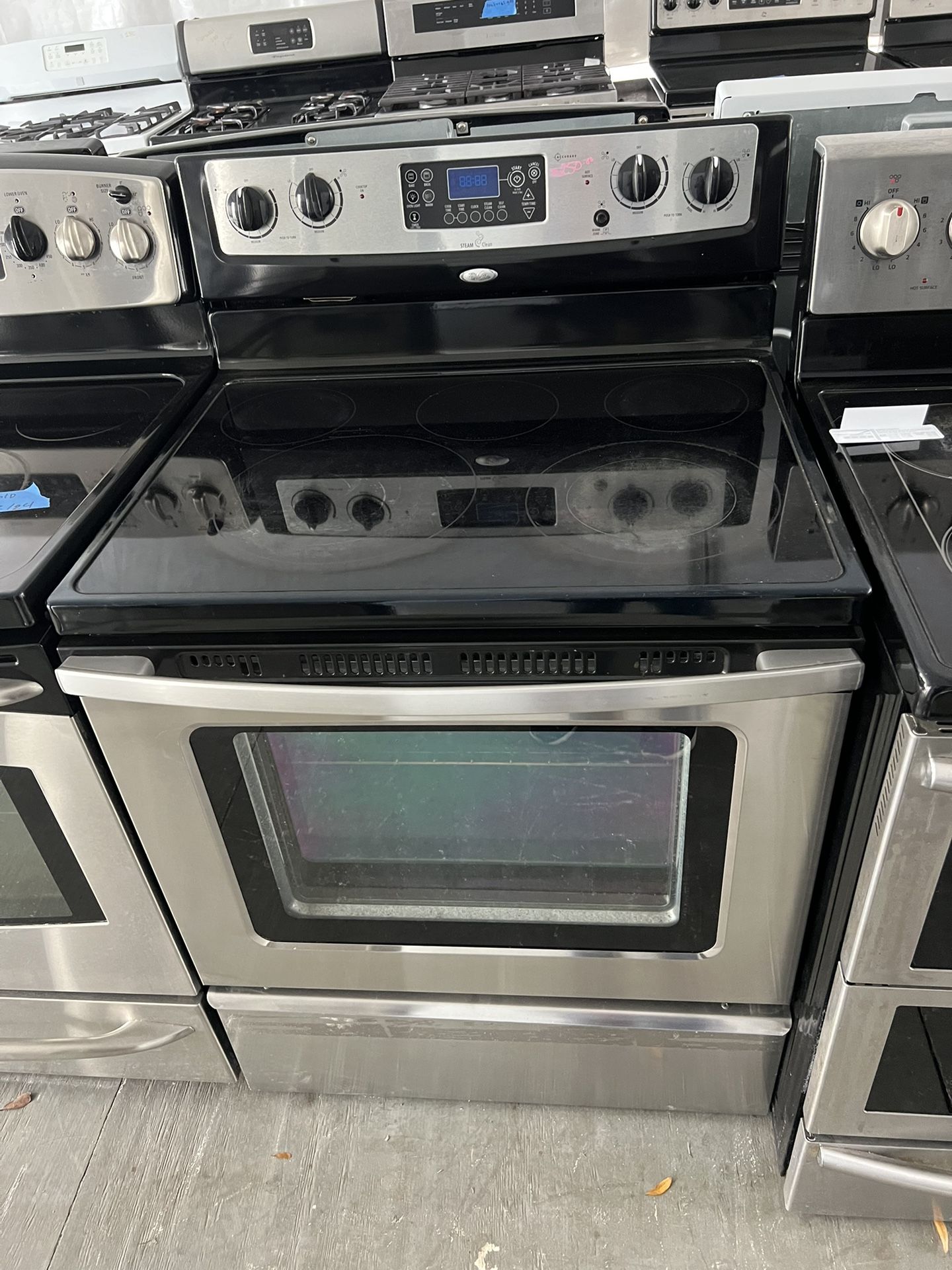 Whirlpool Stove Works Well /60 day Warranty Located At:5415 CARMACK RD ...
