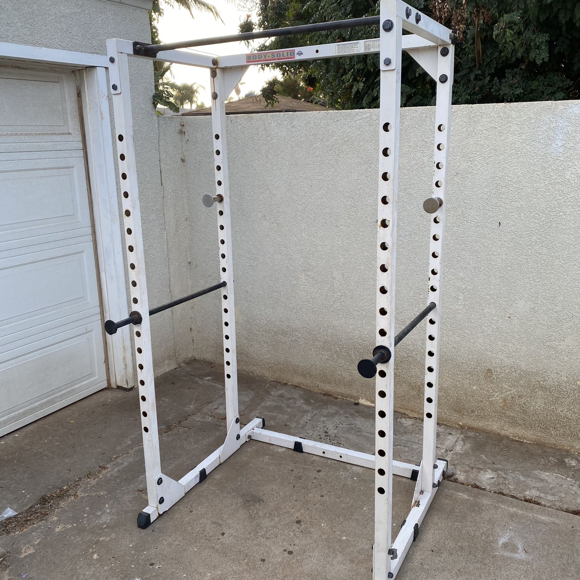 Squat Rack Power Cage for Sale in Chula Vista, CA - OfferUp