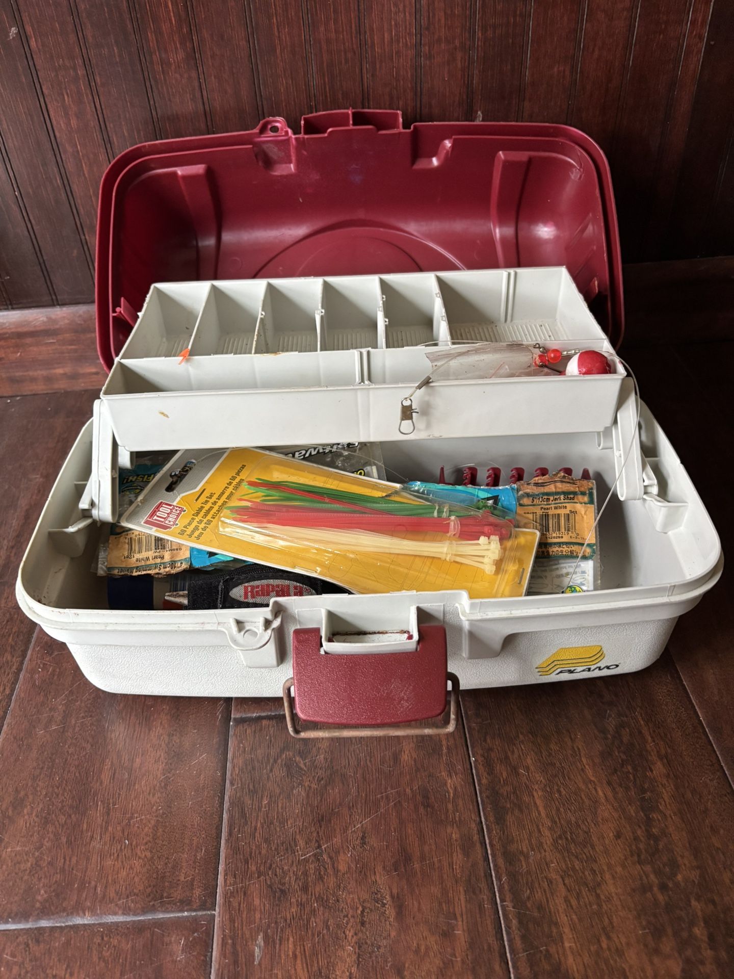 TACKLE BOX AND FLOW TROLL for Sale in Alamo Heights, TX - OfferUp