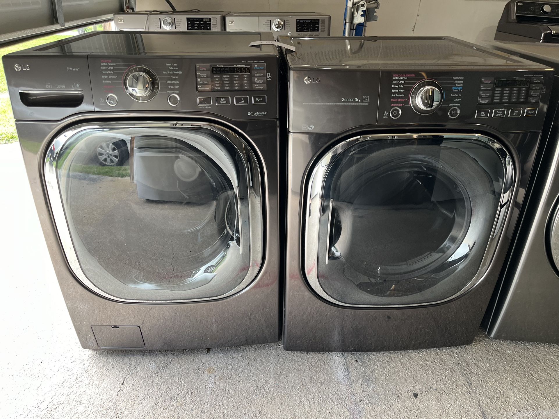 Gray Set LG Washer and Dryer Electric for Sale in Snellville, GA - OfferUp