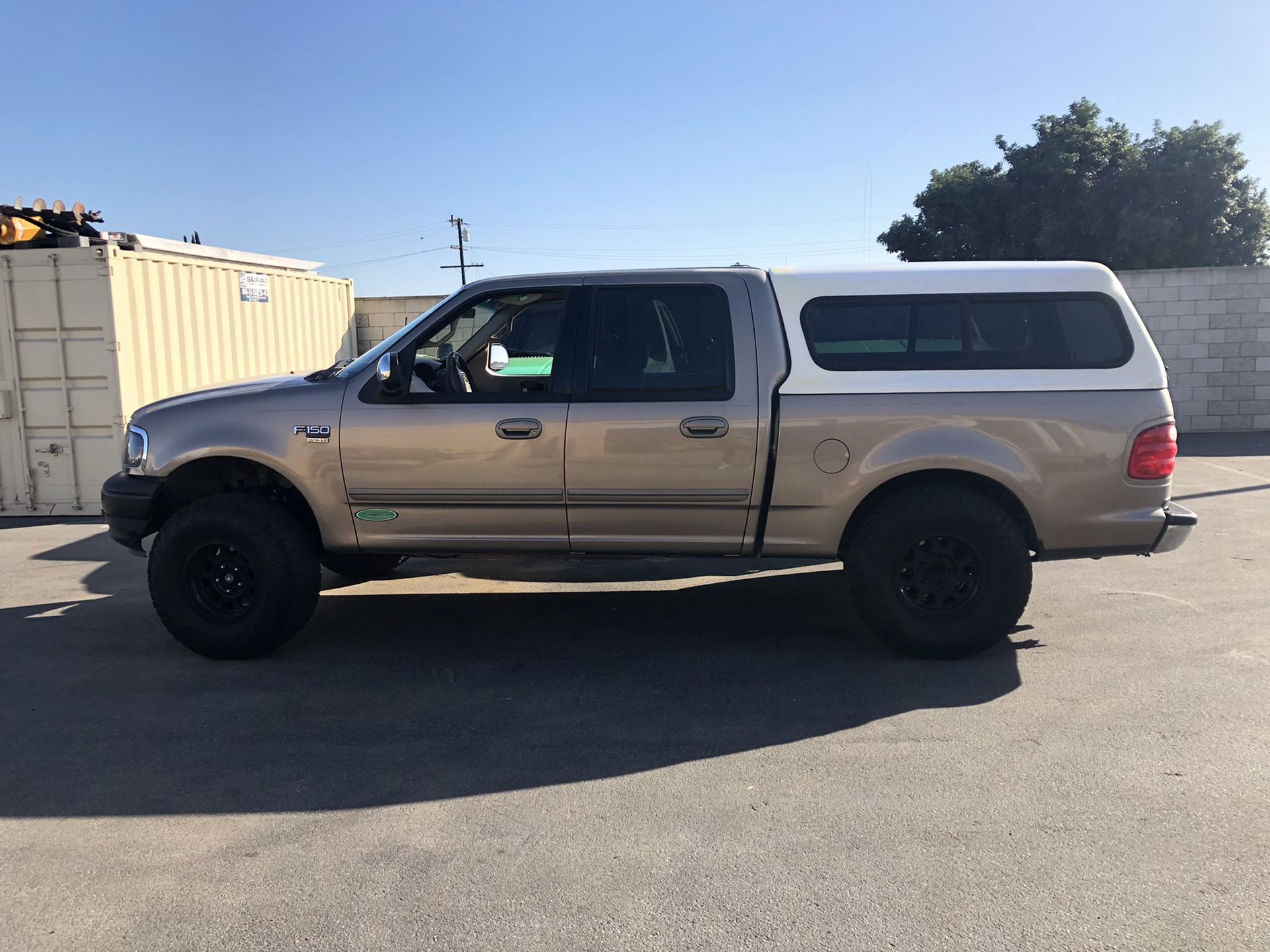 Ford F-150 Supercrew Camper Shell for Sale in Newport Beach, CA - OfferUp