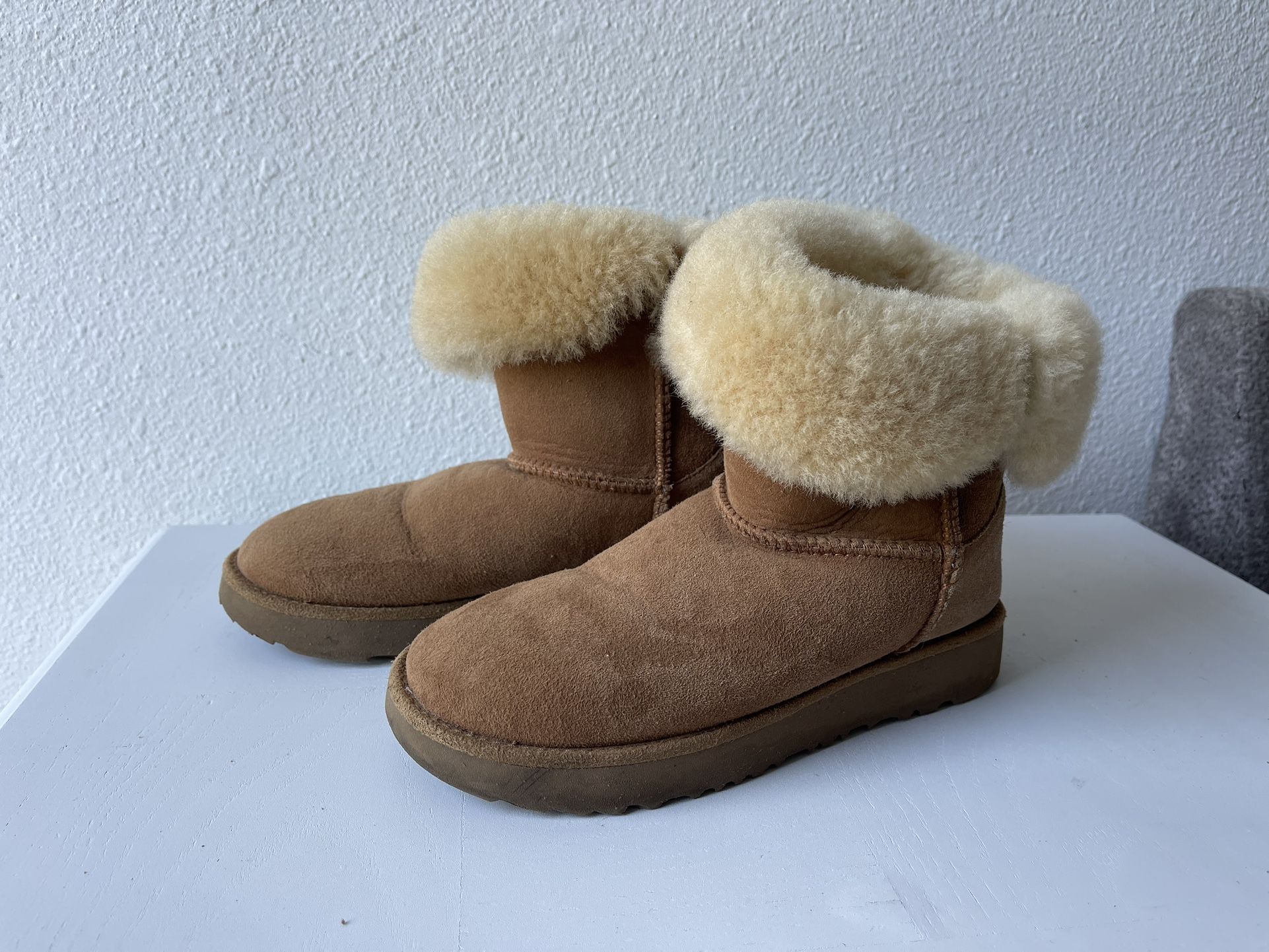 UGG AUSTRALIA CLASSIC SHORT SHERPA CUFF CHESTNUT BROWN BOOT SLIPPER ...