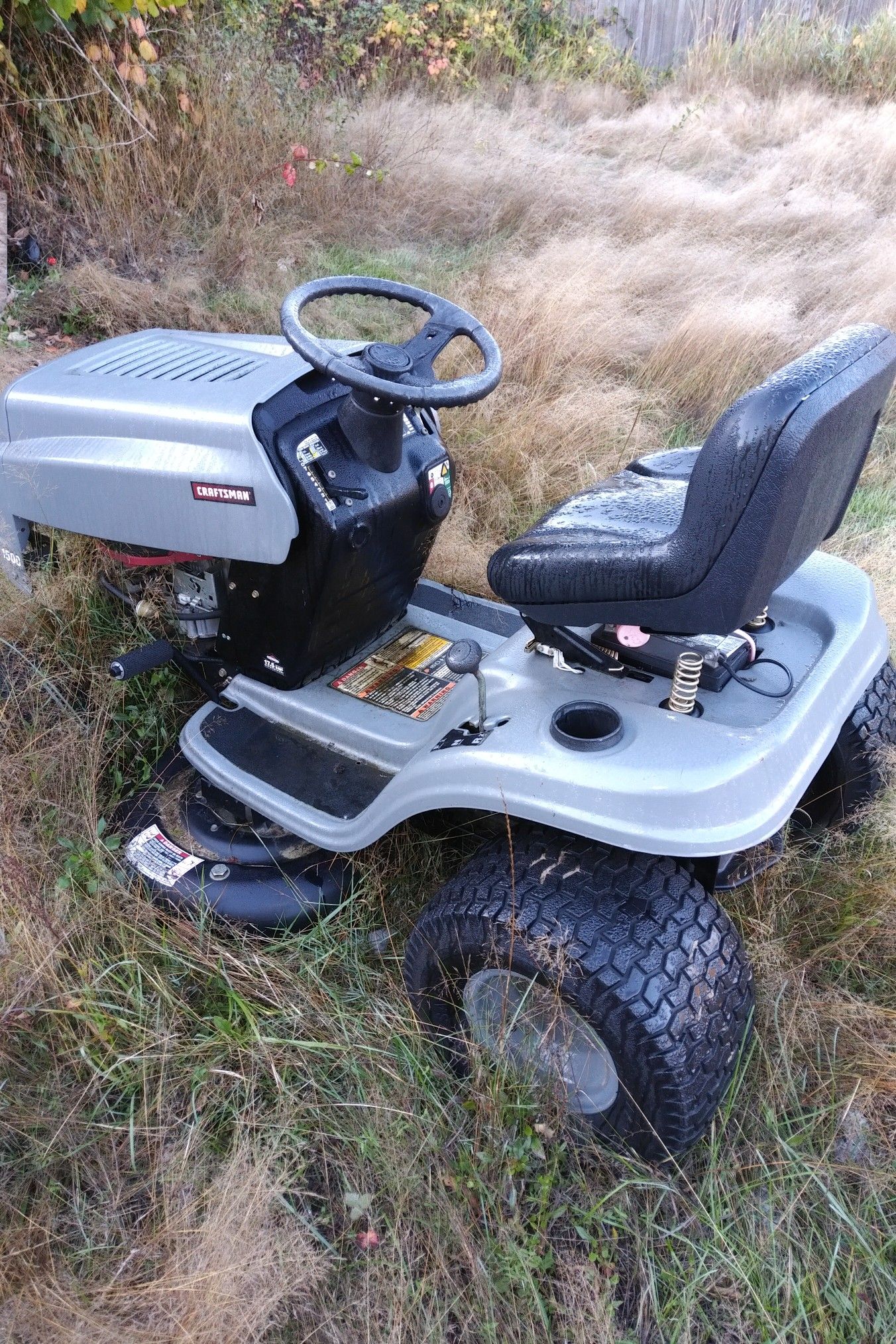Craftsman riding lawnmower! Craftsman LT1500 (42") 420cc 7-Speed Lawn ...