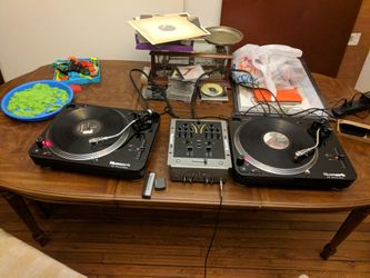Numark Turntables And Mixer