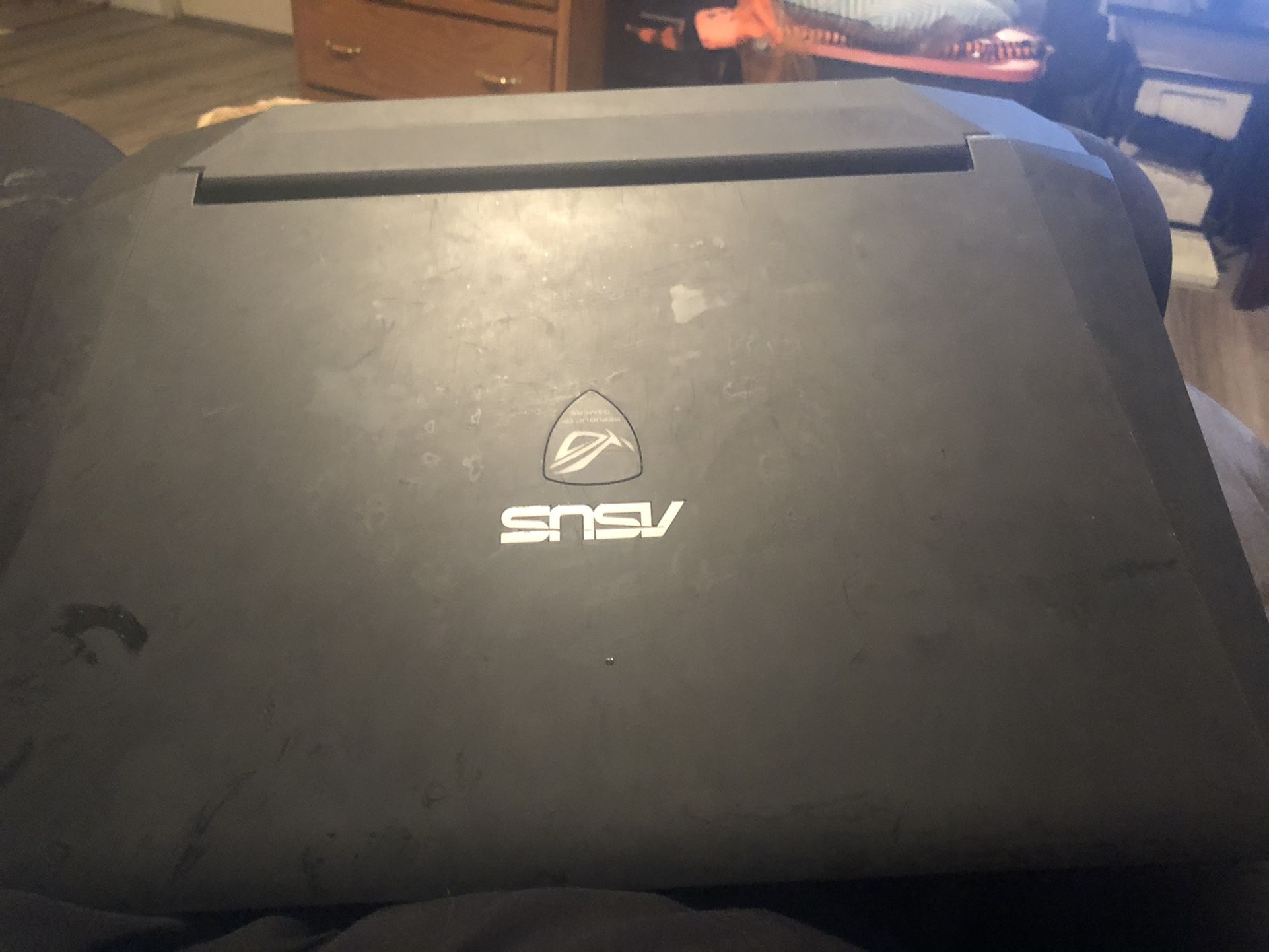 Asus Rog Gaming Rig Runs Perfect Headphones And 1tb External Drive ...