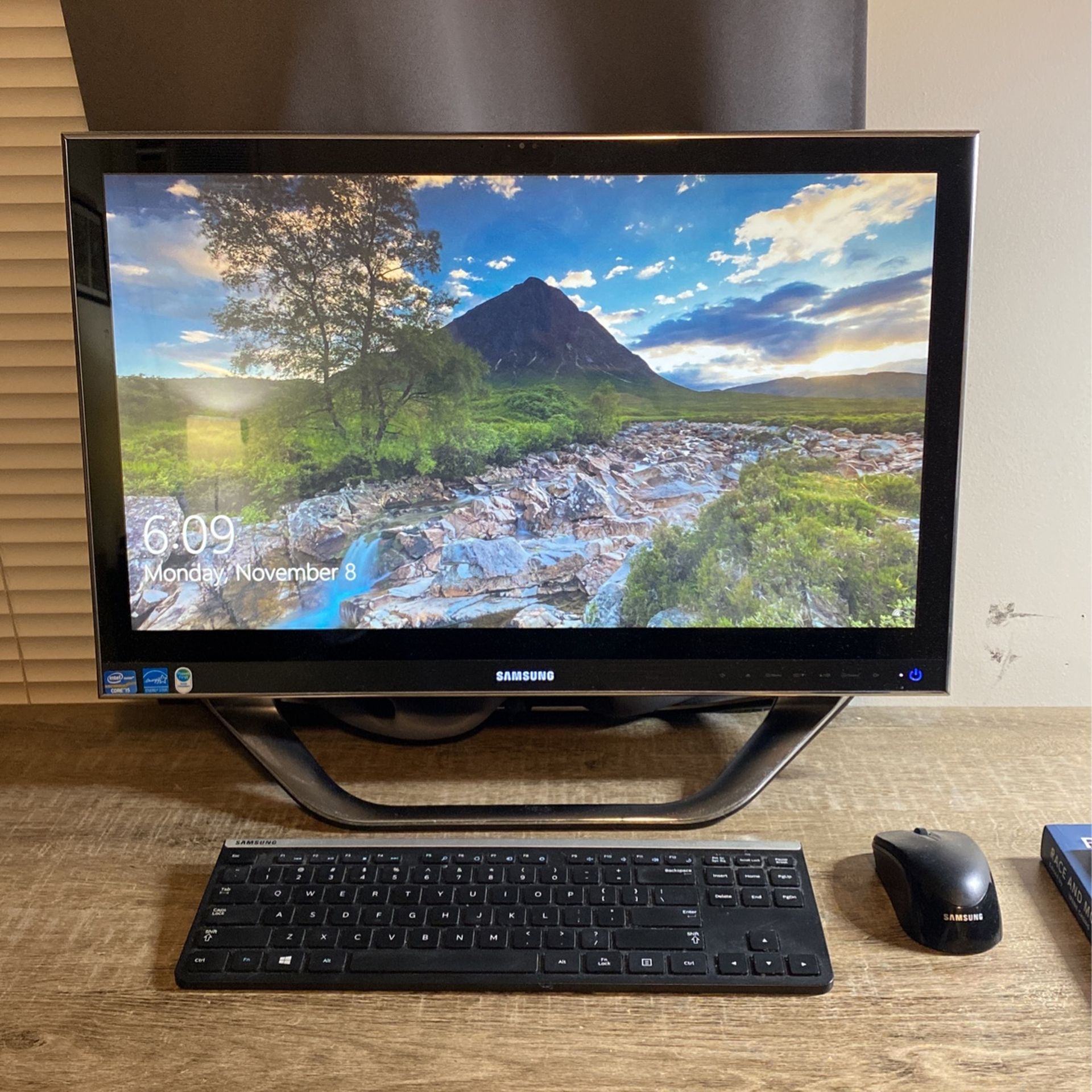Samsung Desktop Computer Touch Screen