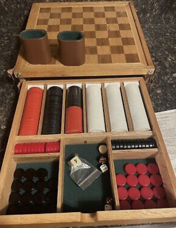 Marlboro Unlimited Compass Poker Table for Sale in Lubbock, TX - OfferUp