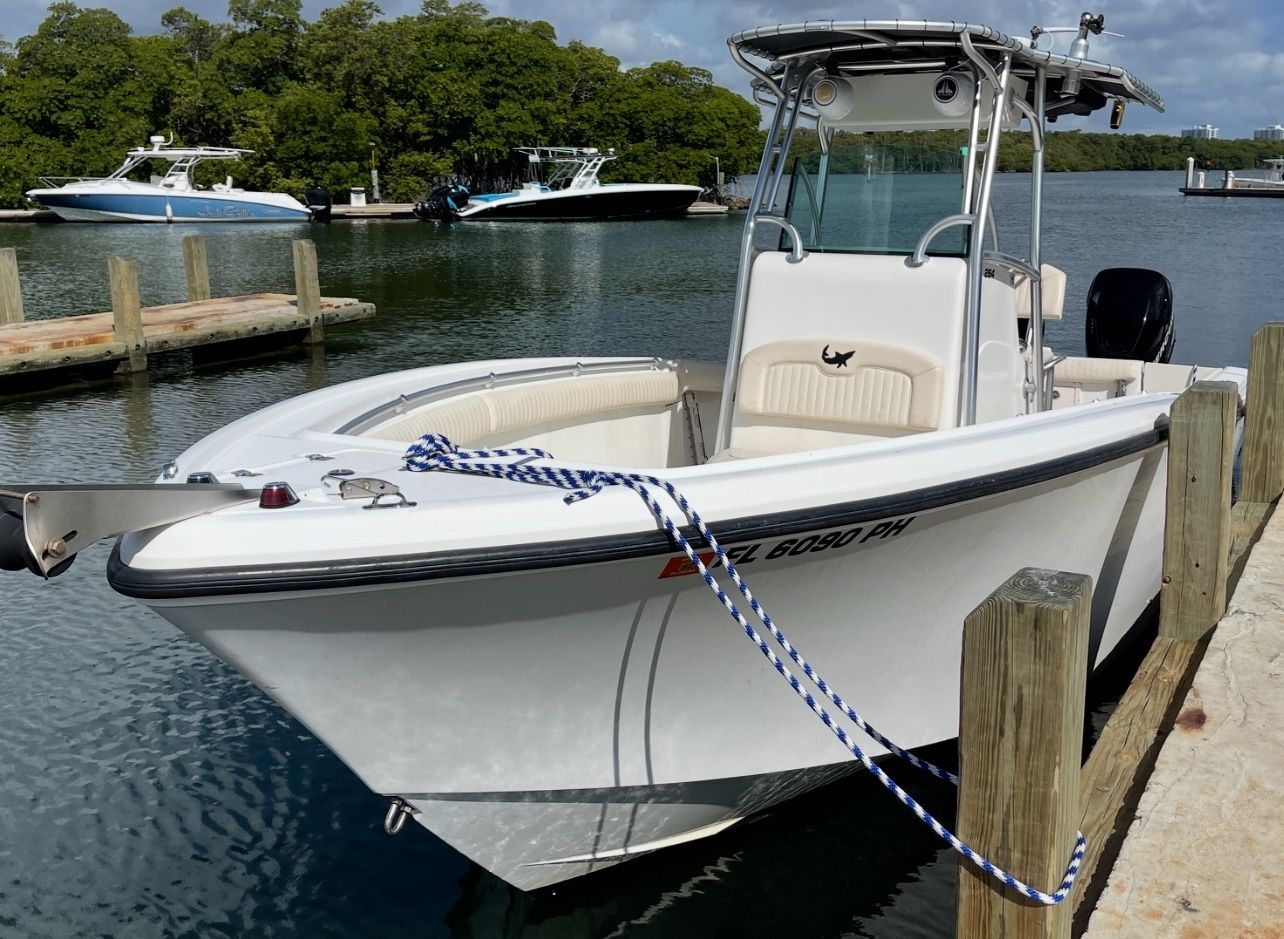 Mako 264 CC for Sale in Sunny Isles Beach, FL - OfferUp