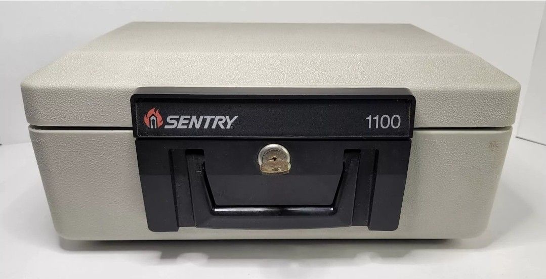 SENTRY FIRE SAFE Case SECURITY CHEST 1100 WITH KEY Fire-safe Ammo Gun Locks for Sale in Seatac ...
