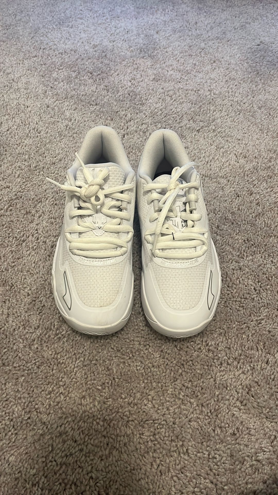 Pumas mb.01 MB1 low triple white silver Gs size 6Y for Sale in San ...
