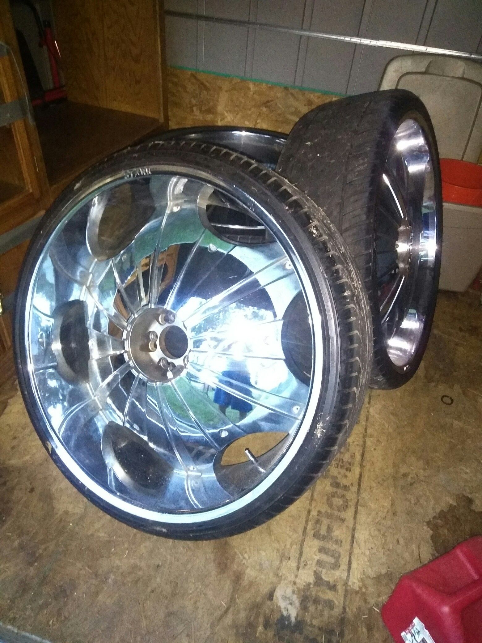 28 inch rims ... Only want 1200.... Ogo... for Sale in Wilson, NC - OfferUp