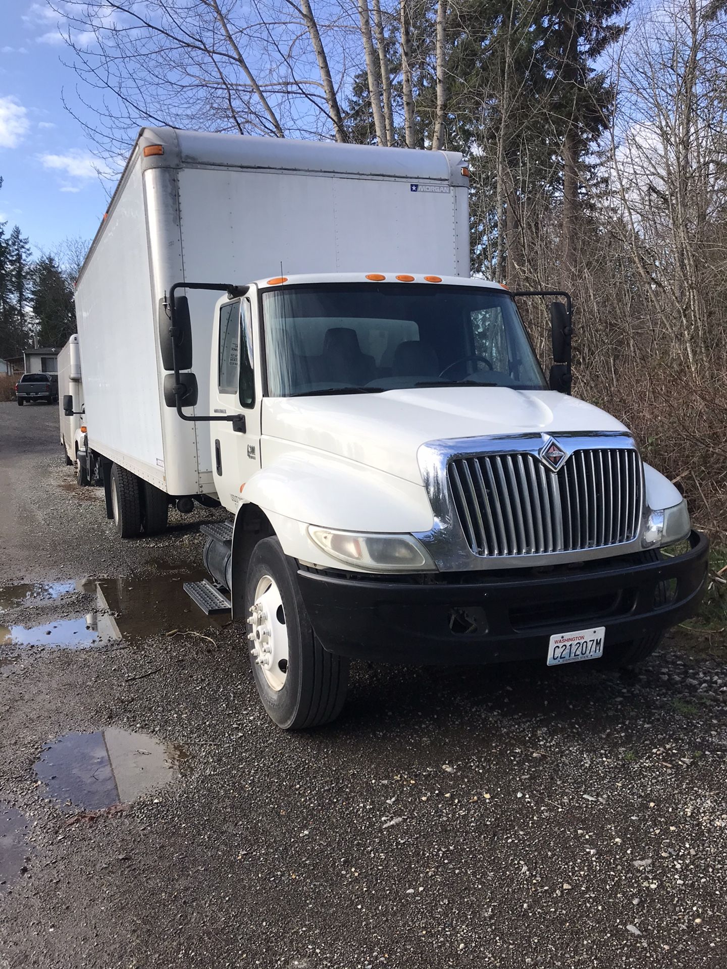 2007 26ft international box truck with lift gate and E-track. for Sale ...