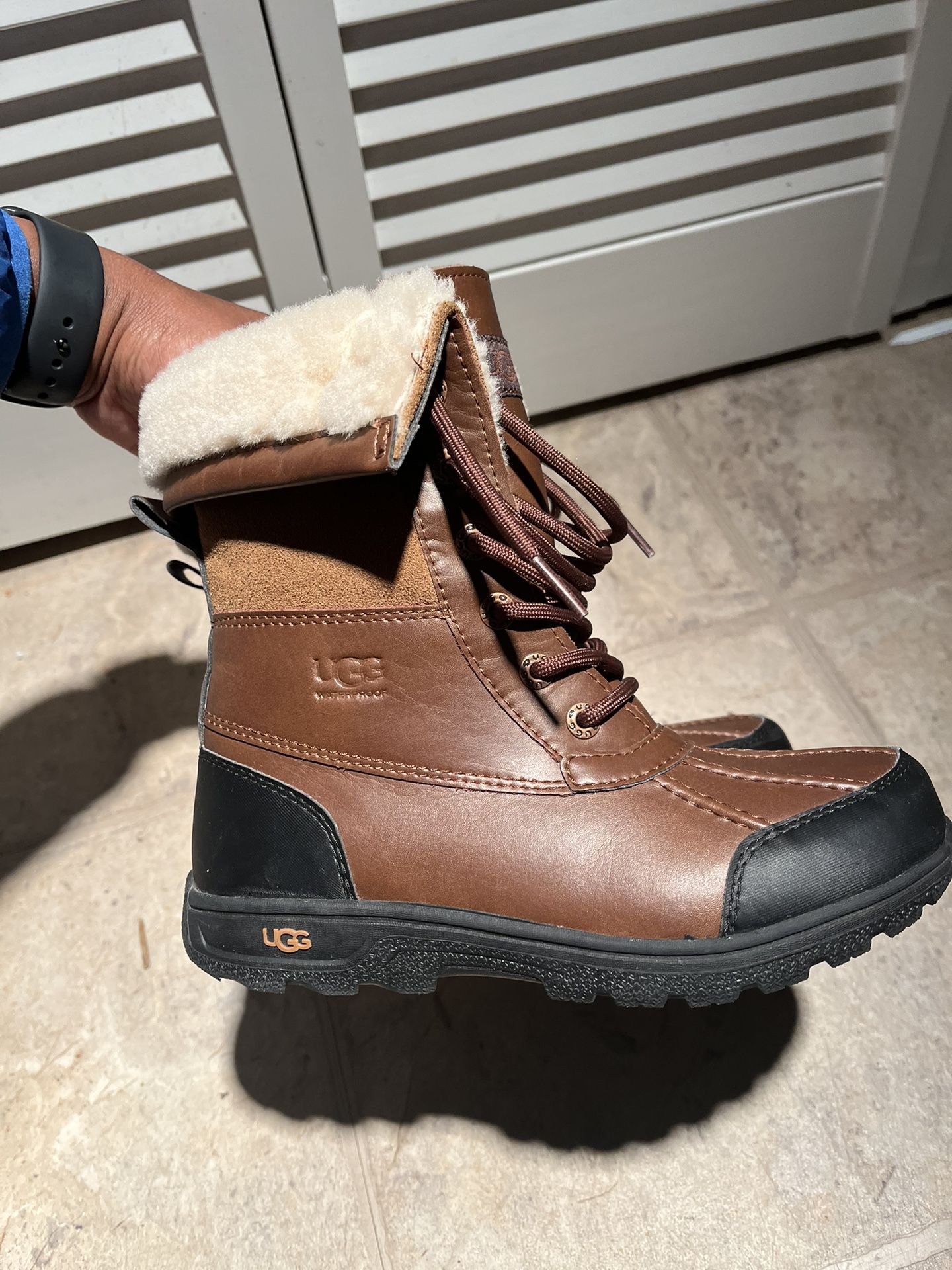 Butte Uggs Size 3 $75 for Sale in Audubon, PA - OfferUp