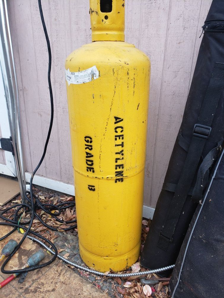 Huge Acetylene tank for Sale in Spring Valley, CA - OfferUp